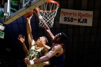 dikembe mutombo dunk