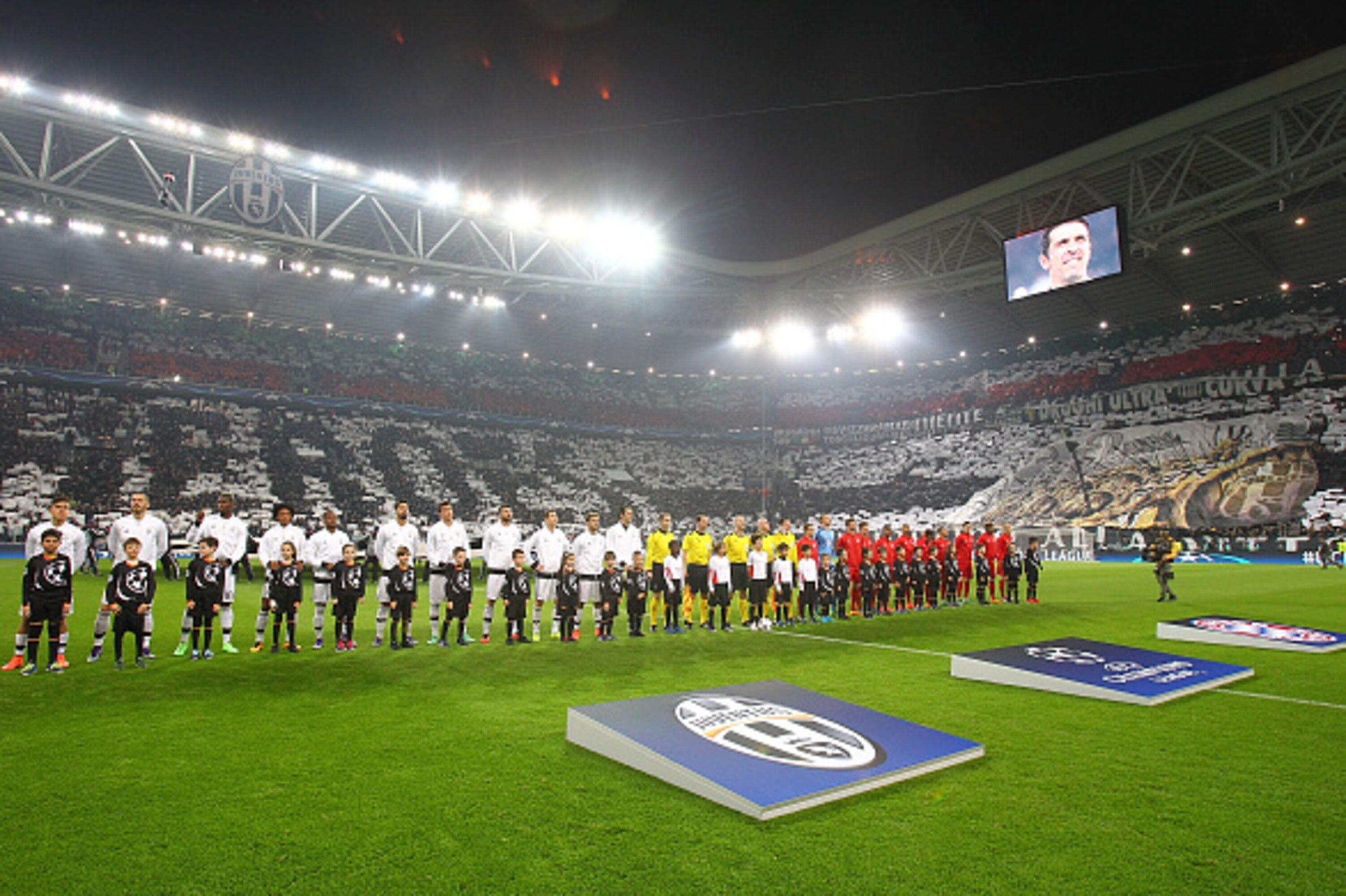 Juventus Fans Unveil Epic Tifo Ahead of Champions League Game vs ...