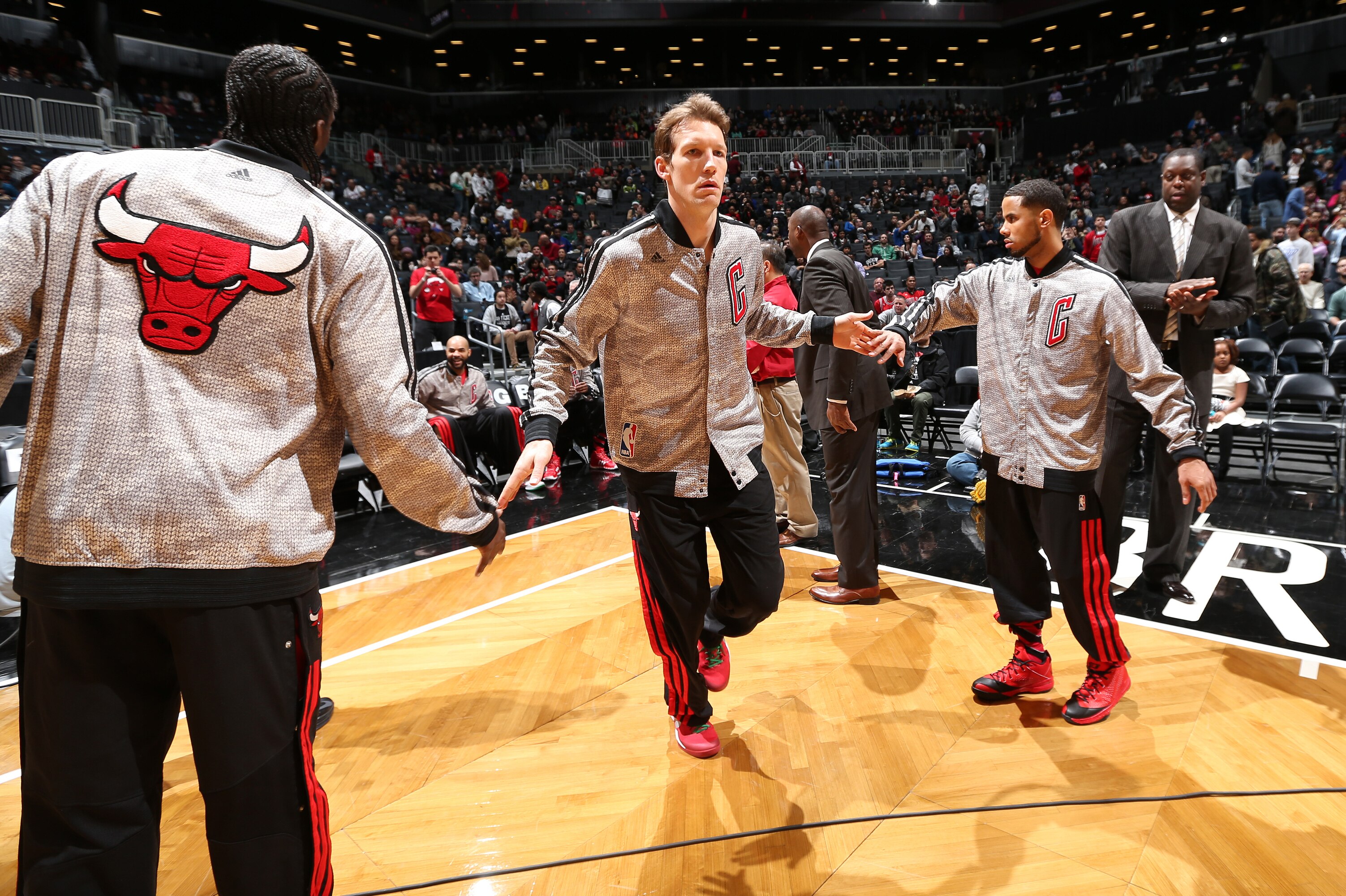 Should the Chicago Bulls Trade Away Mike Dunleavy This Season?