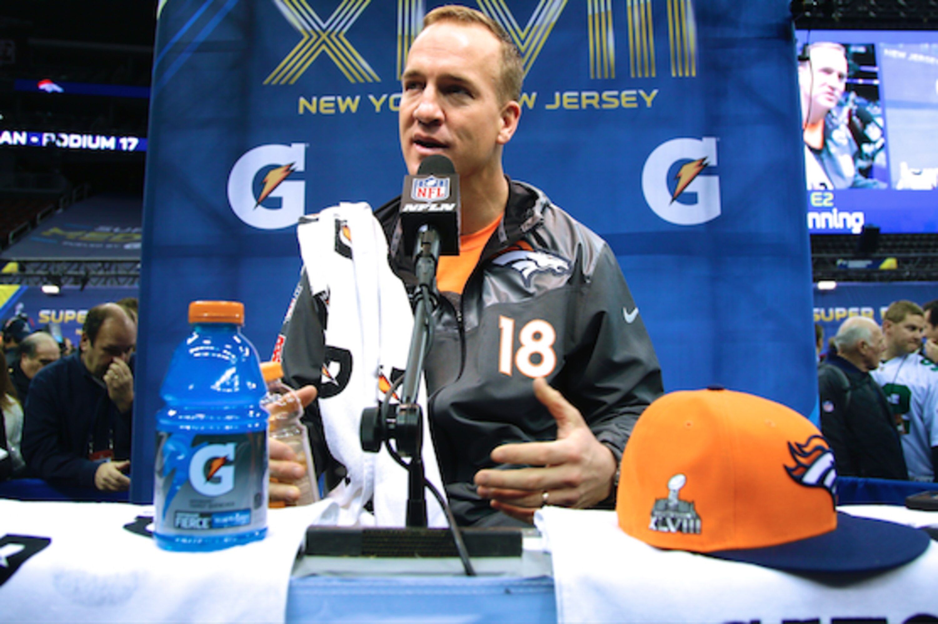 Best Moments and Twitter Reaction from Super Bowl 2014 Media Day