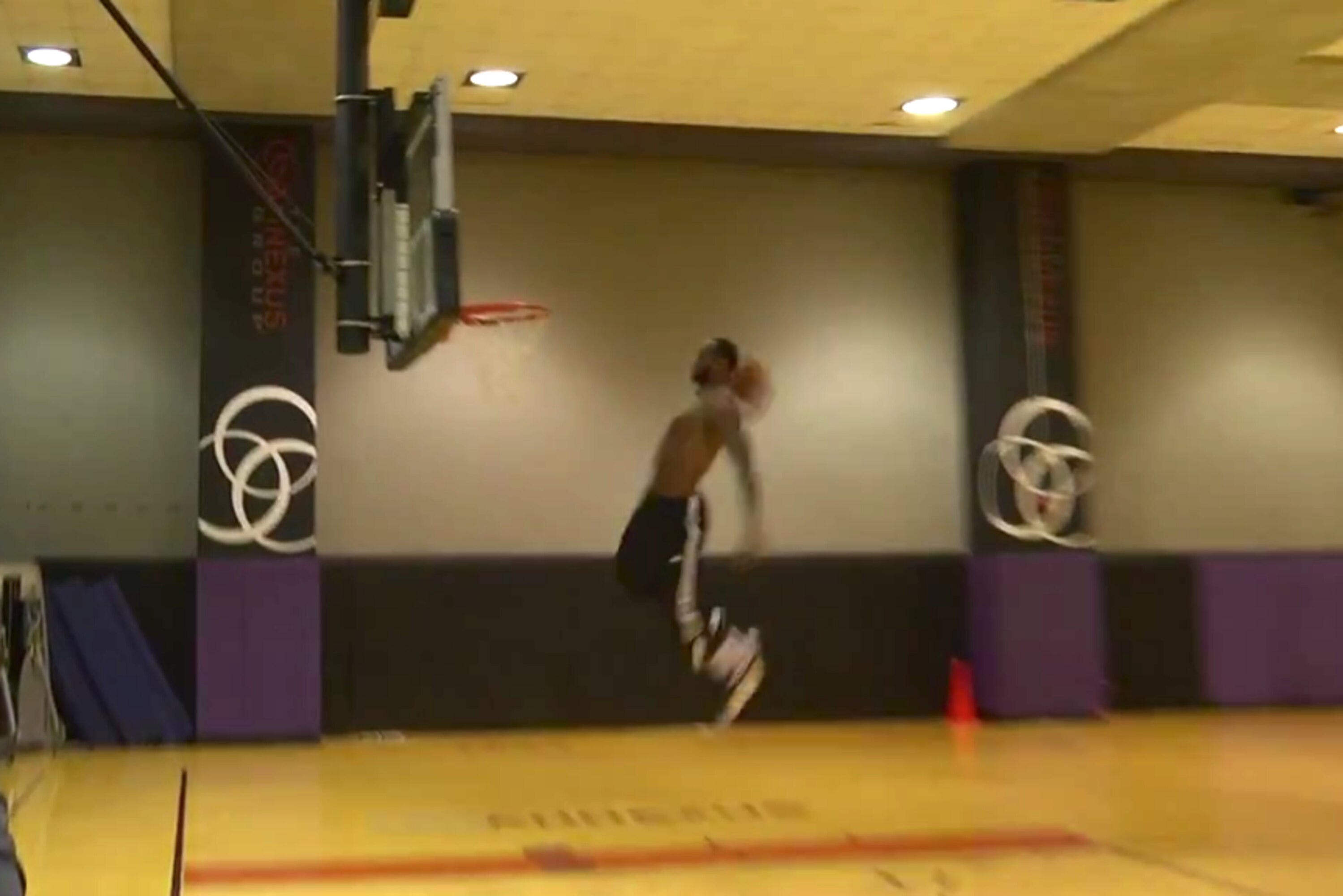 LeBron James Puts on a Practice Dunk Show in Phoenix