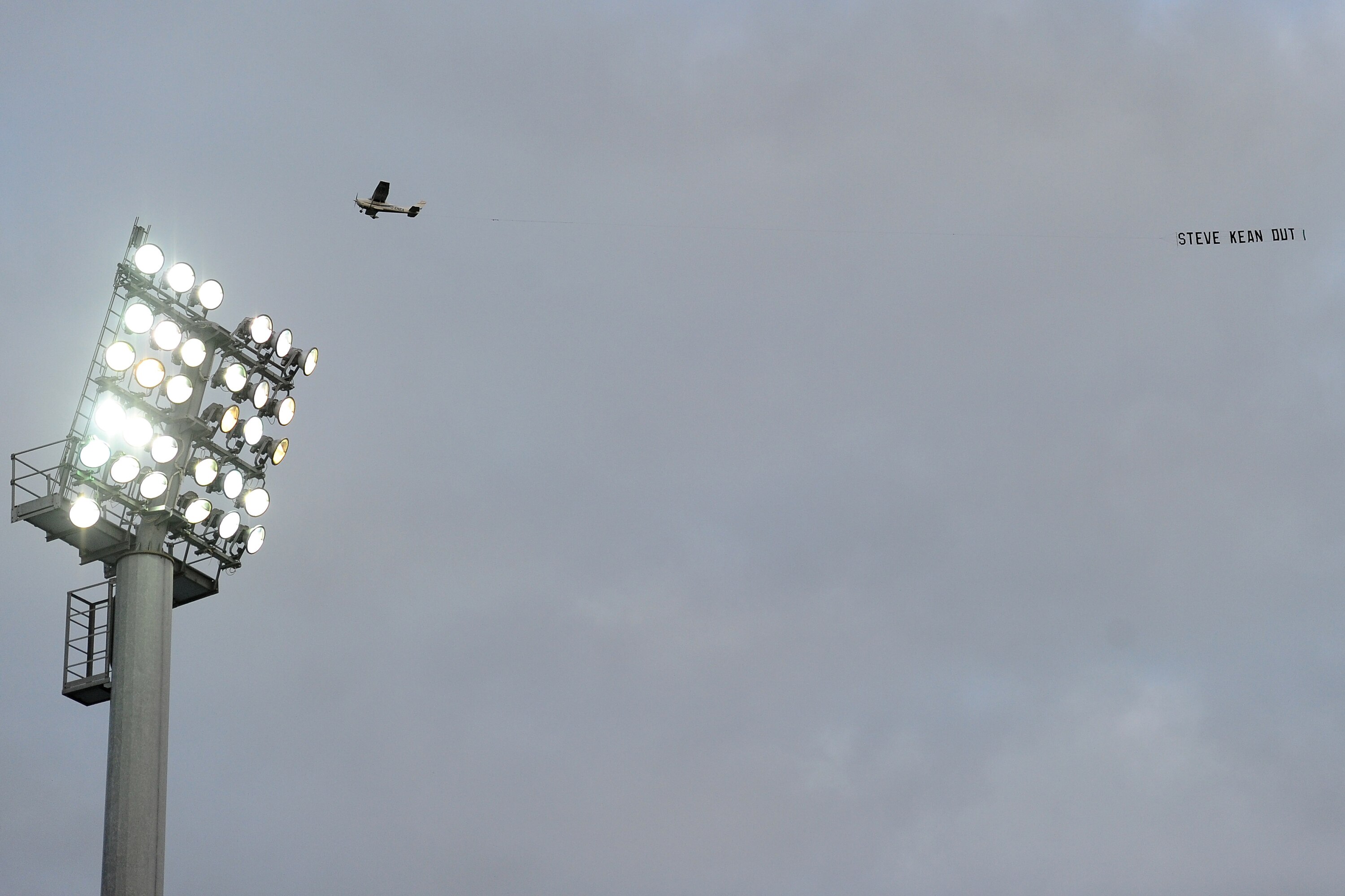 Manchester United Fans Raise Money for David Moyes Flyover Plane Protest