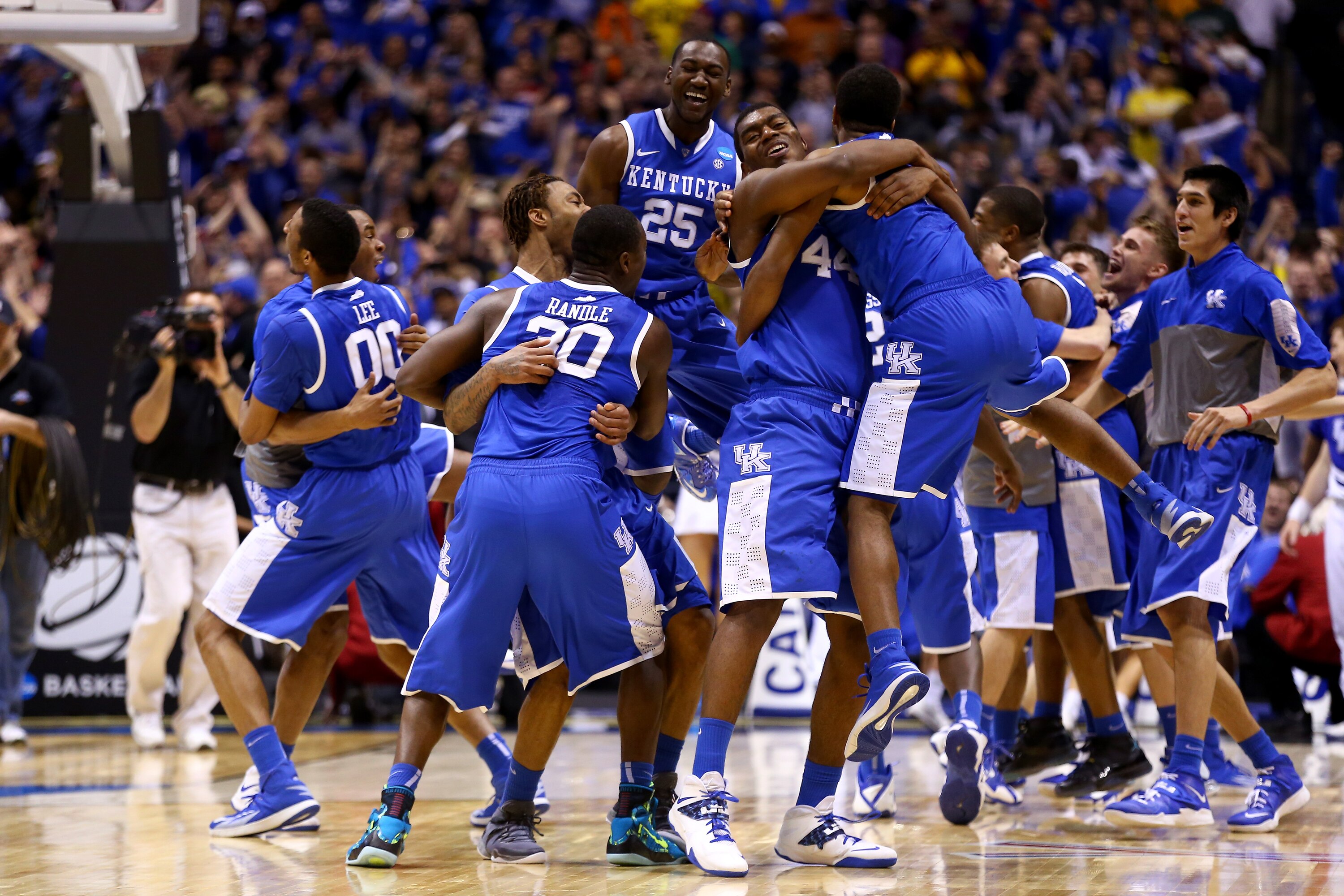 Final Four 2014: Updated Bracket, Last-Minute Predictions for Saturday ...