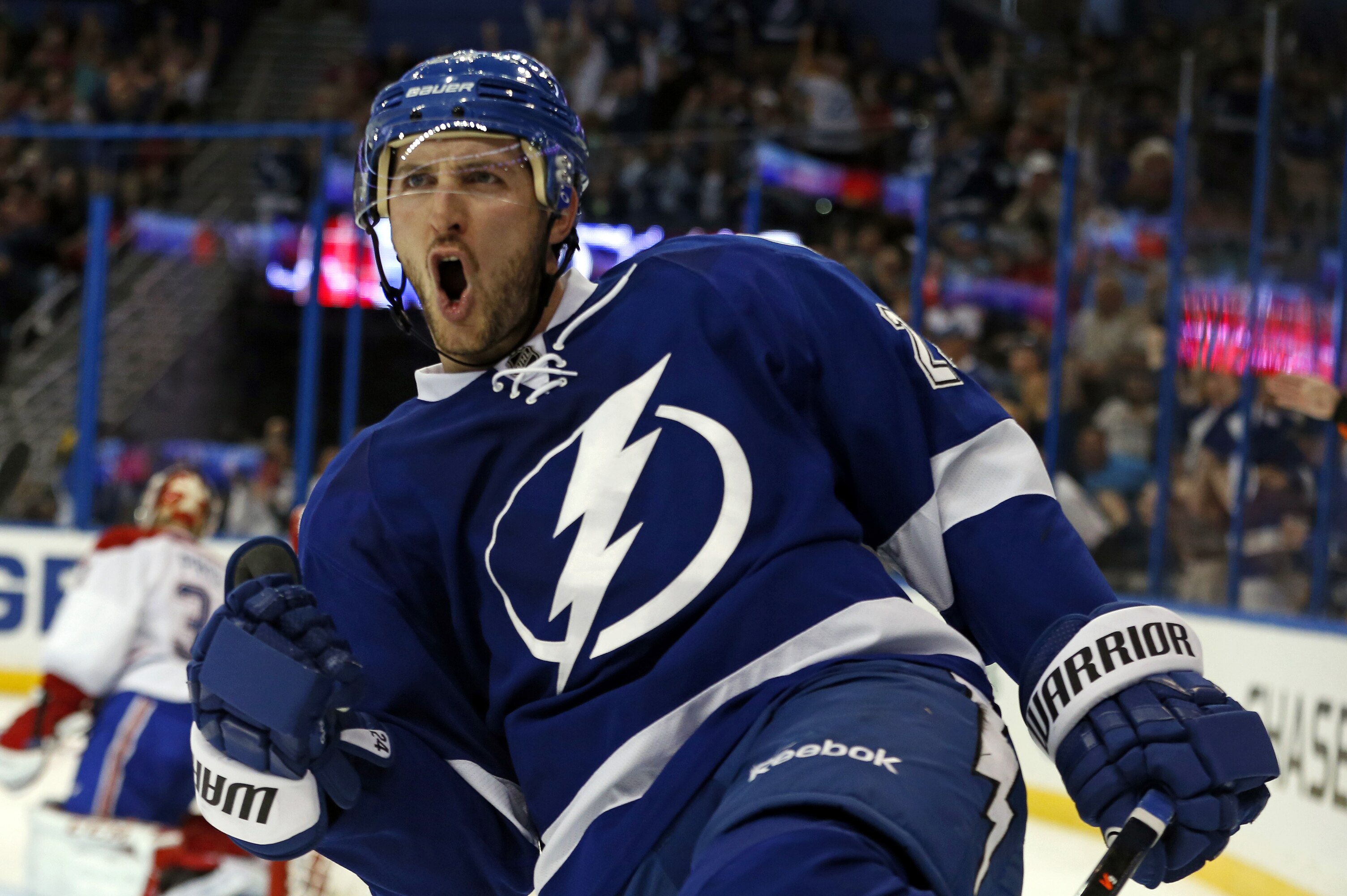 Ryan Callahan Re-Signs with Lightning: Latest Contract Details and Reaction