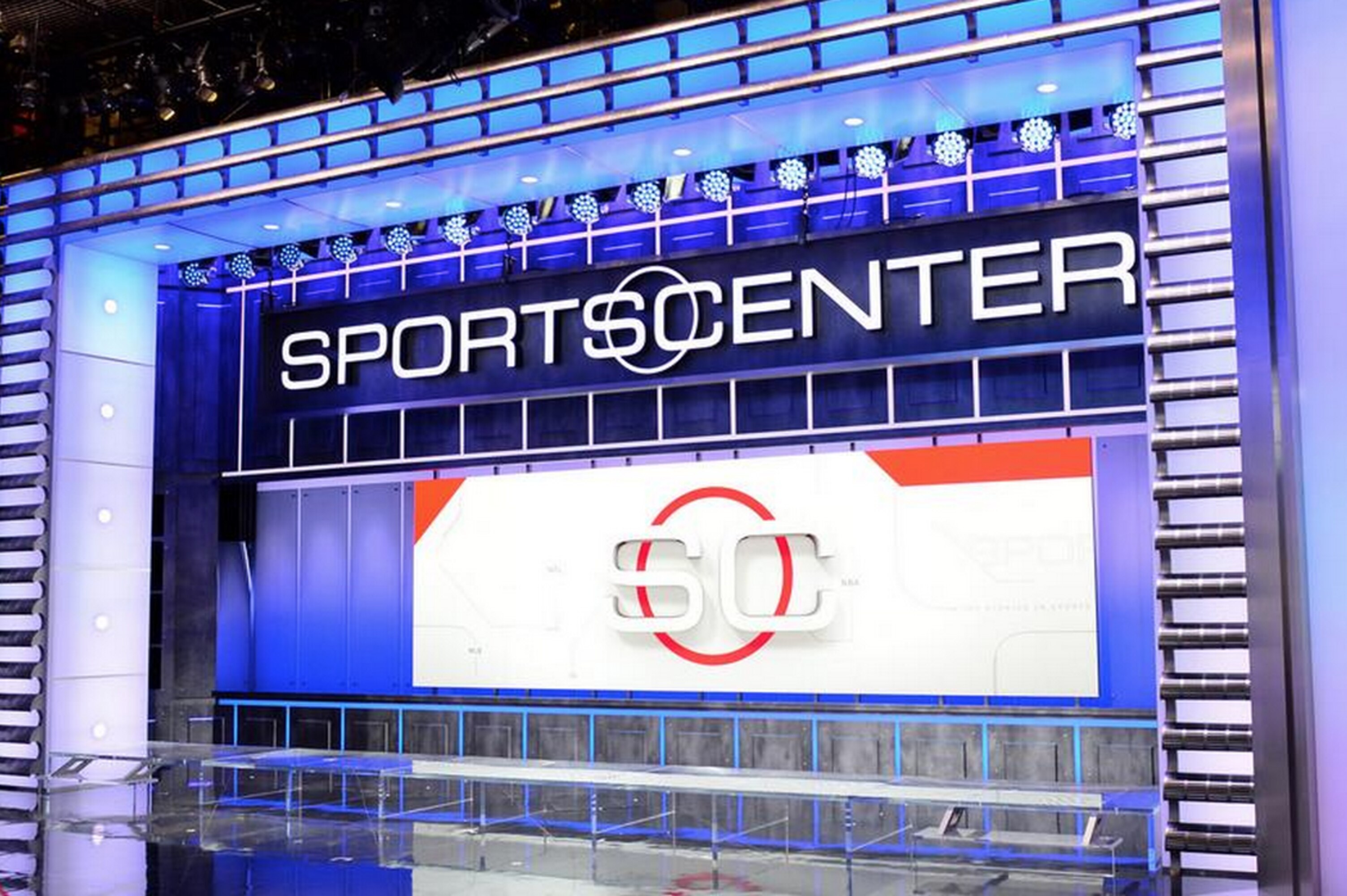 ESPN Debuts New, Ridiculously Futuristic 'SportsCenter' Set