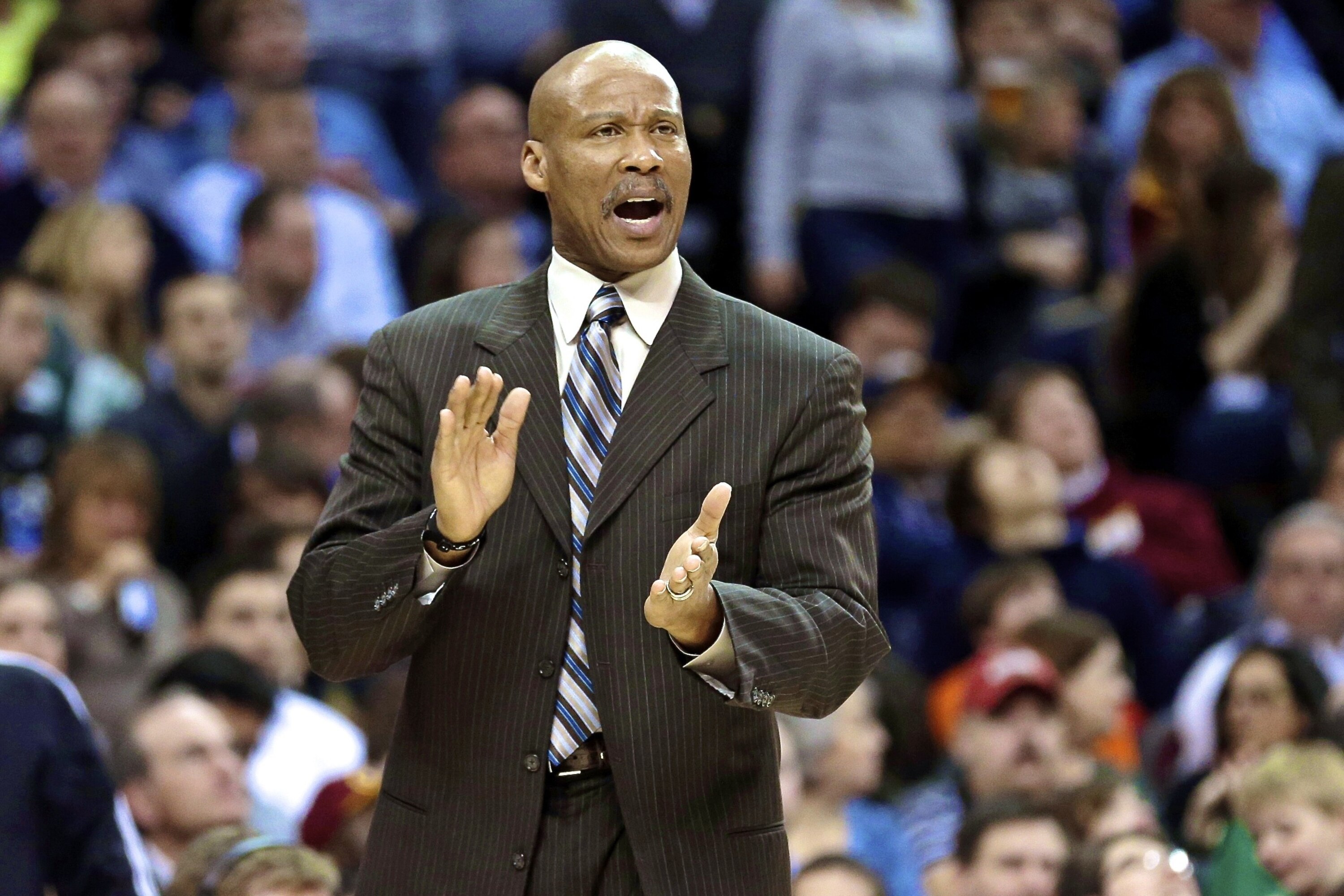 Byron Scott Says Los Angeles Lakers 'Better Be Ready to Play Some Defense'