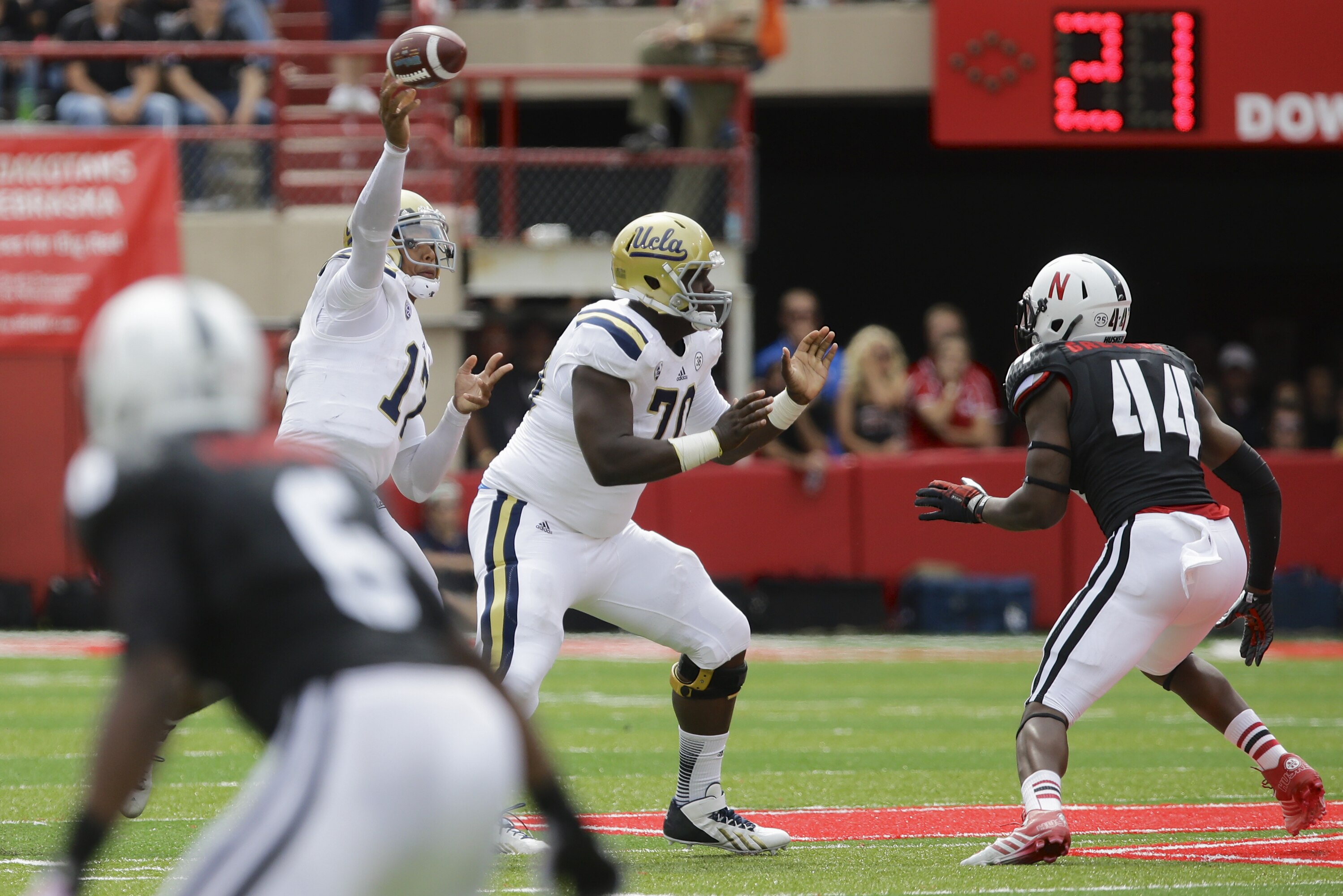 Breaking Down UCLA's Latest Depth-Chart Moves Midway Through Fall Camp