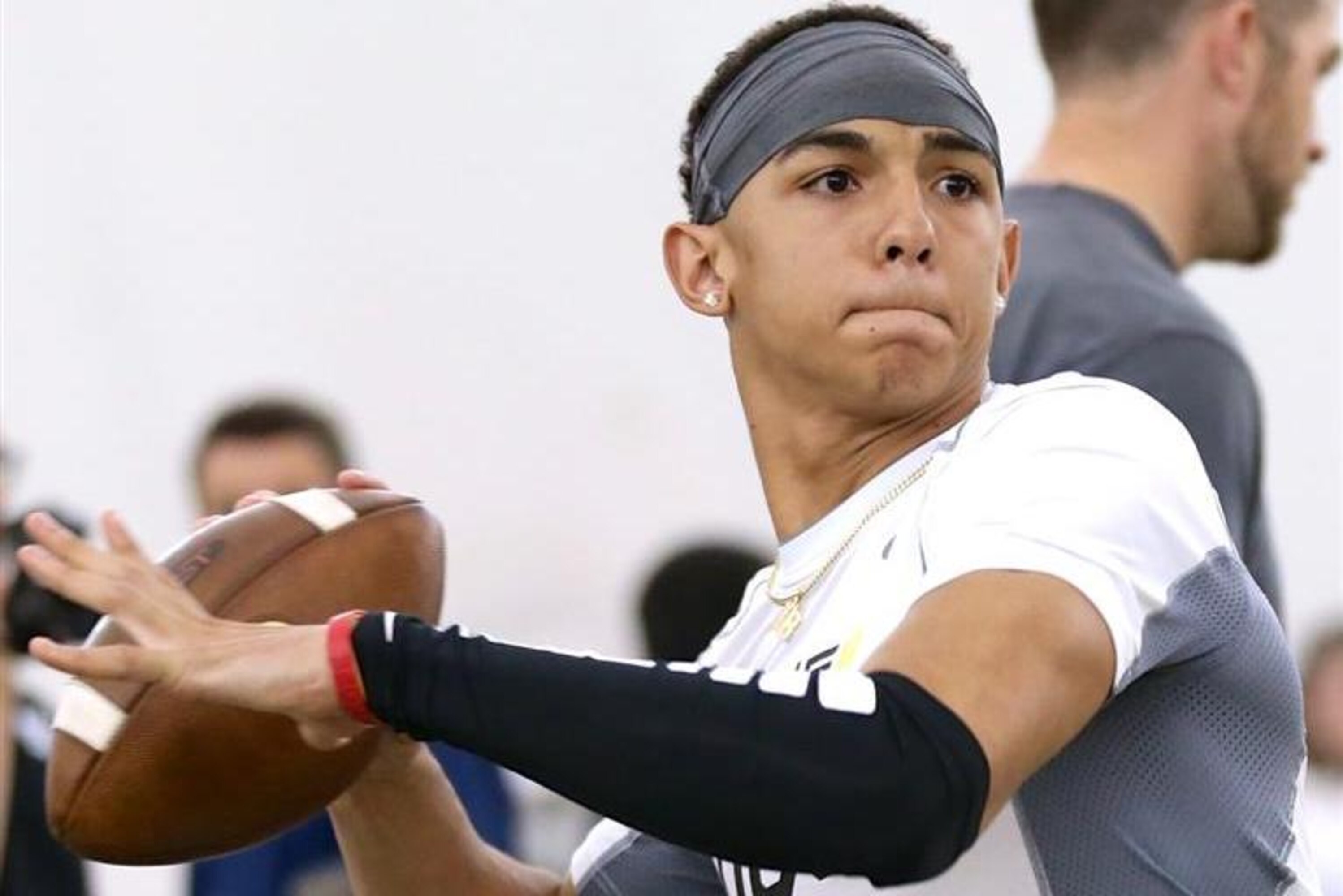Meet QB Jarrett Guarantano, the Best First-Year Starter in High School ...