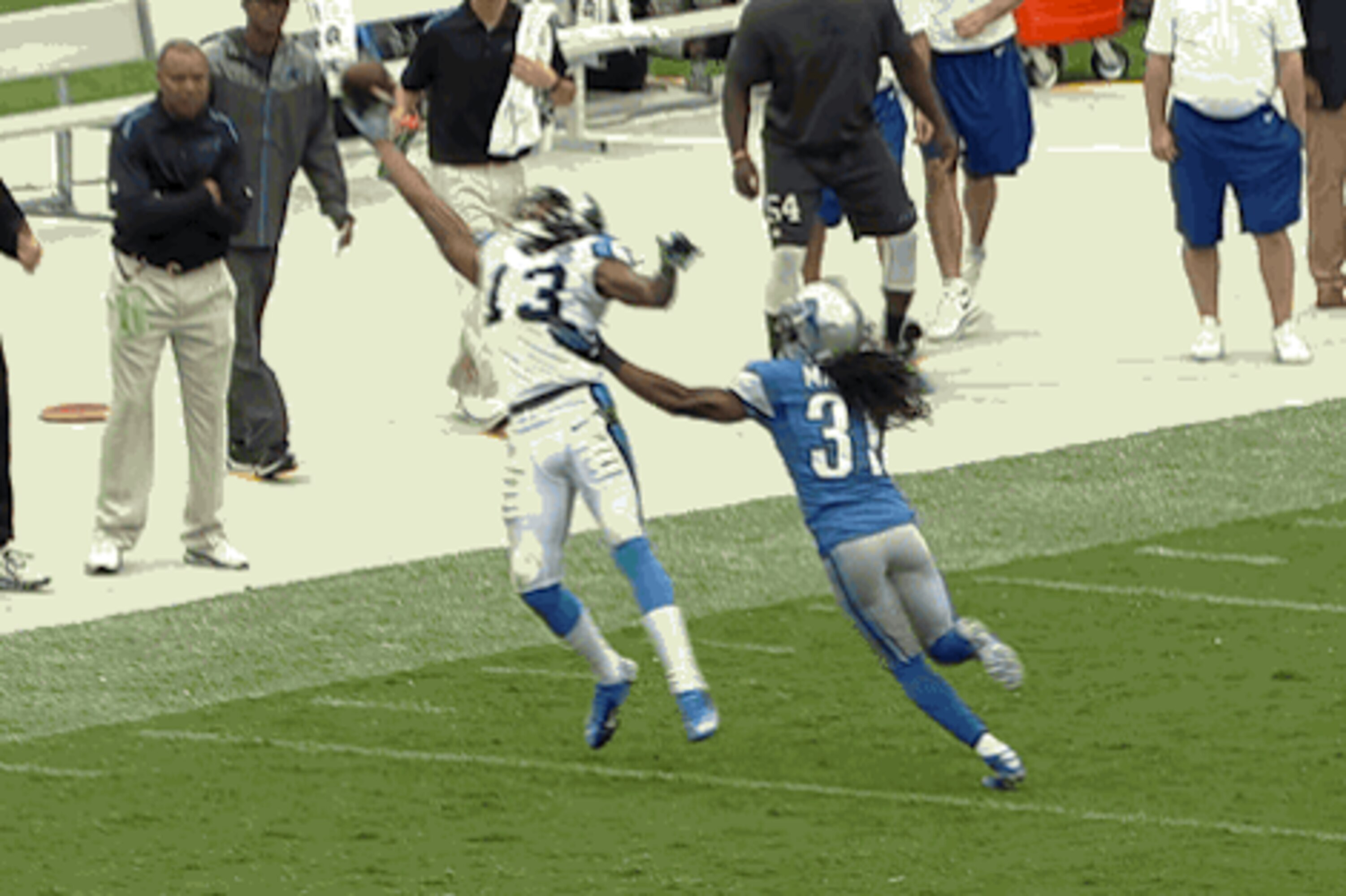 Panthers' Kelvin Benjamin Makes Incredible 1-Handed, Back-Shoulder Catch