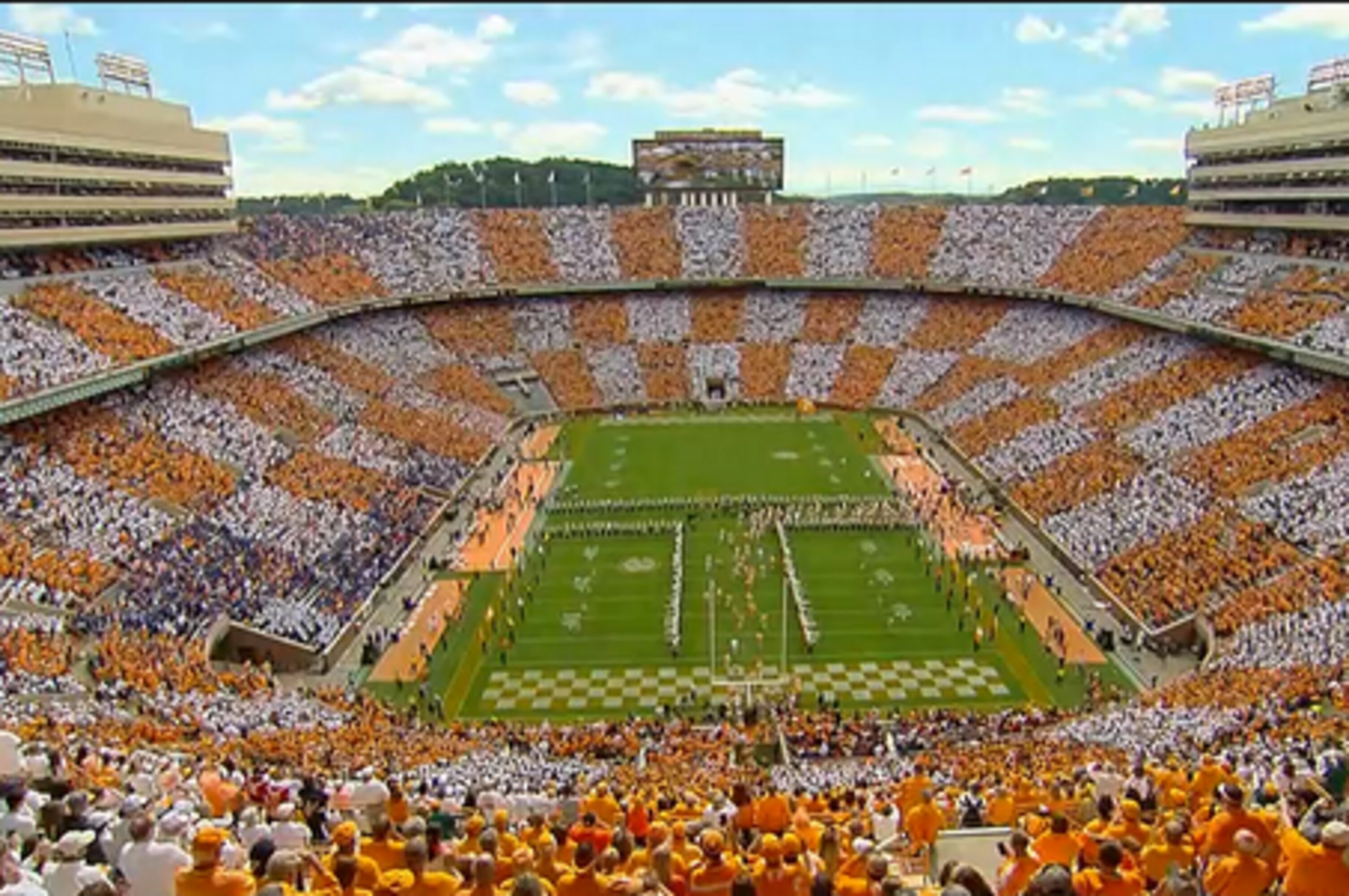 Tennessee Fans Create Checkerboard Pattern at Neyland Stadium for ...