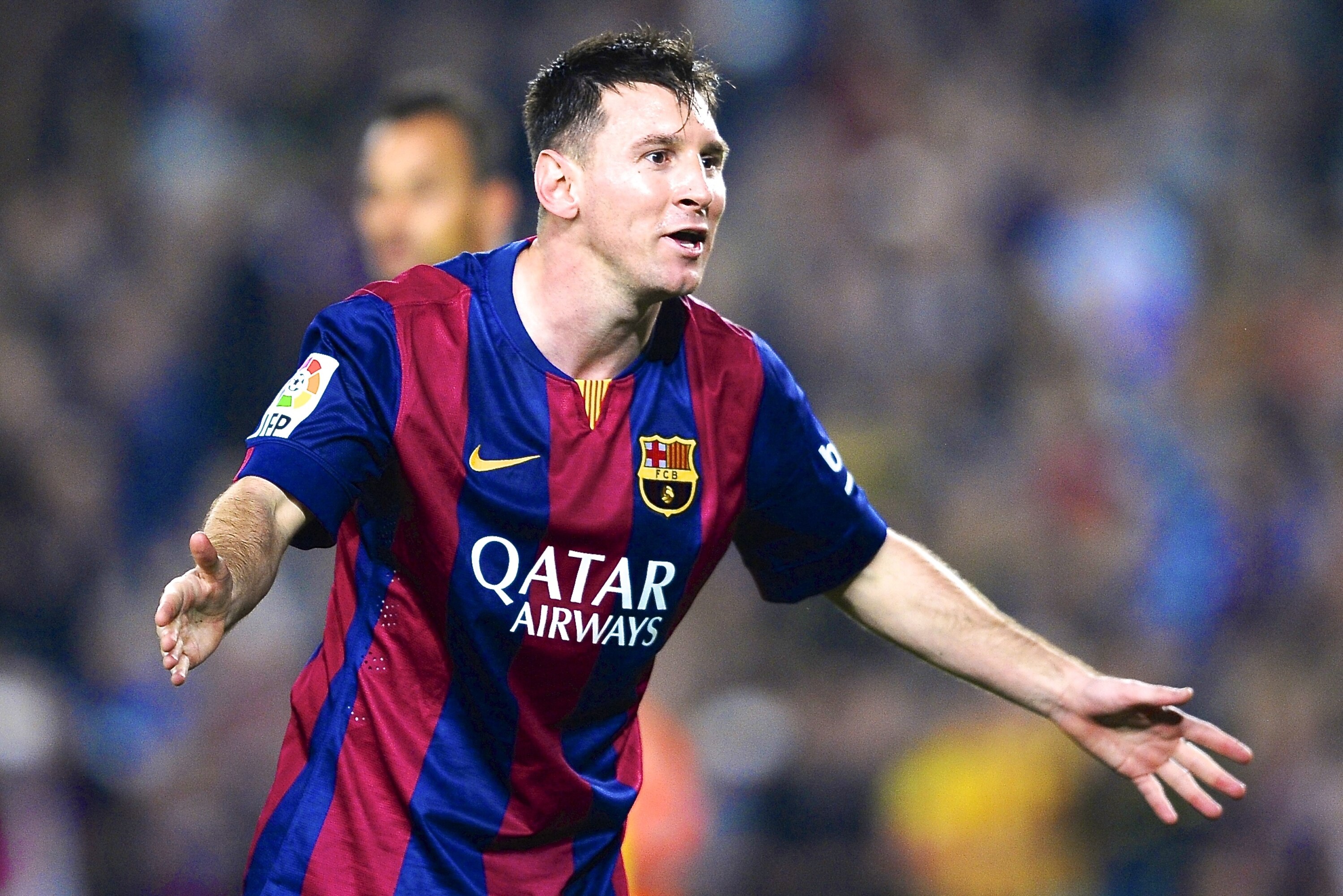 Lionel Messi Breaks Raul's Champions League Goalscoring Record