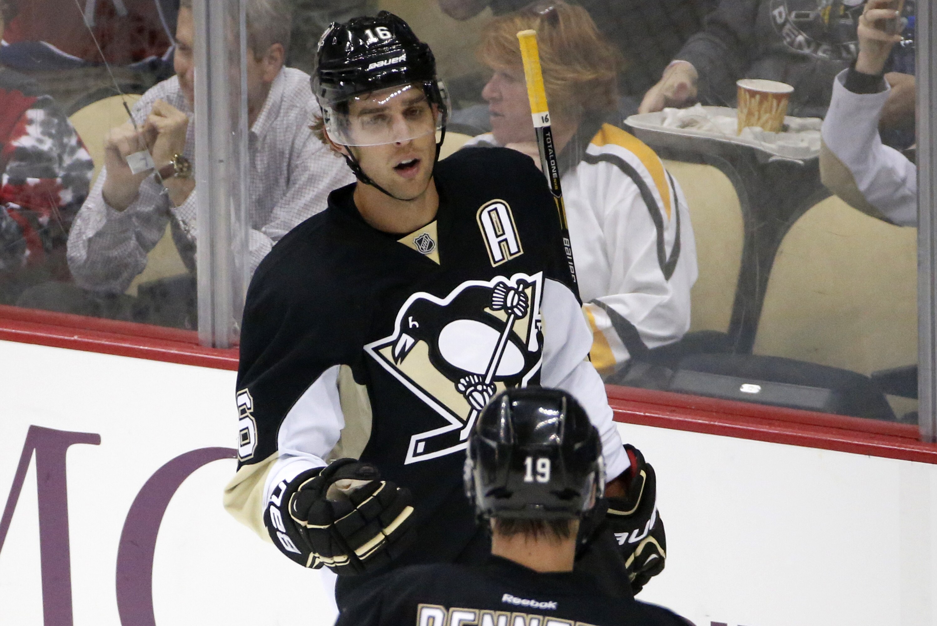 Beau Bennett Quarantined by Penguins After Showing Symptoms for Mumps