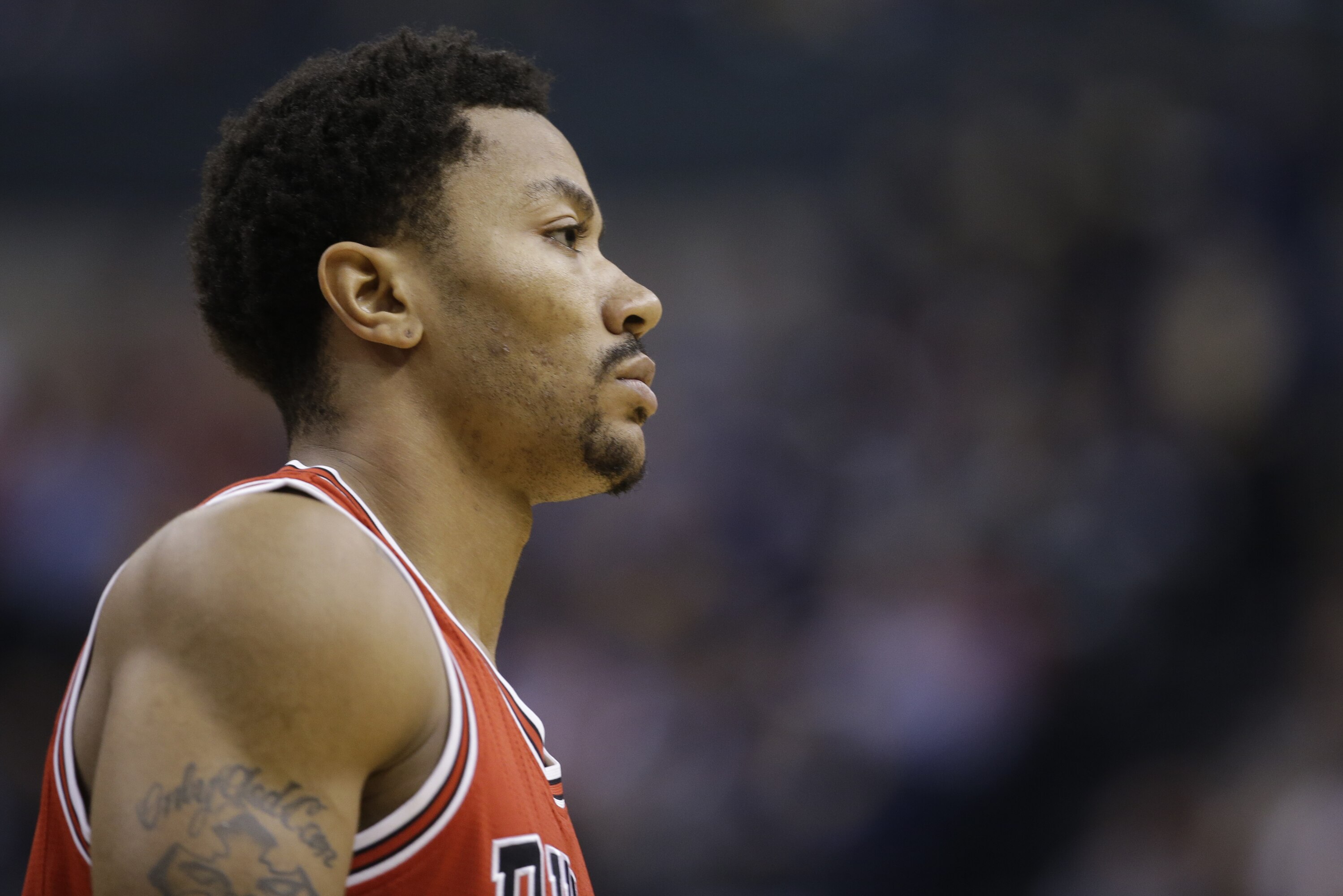 Derrick Rose Takes Calculated Risk with Quick Return from Meniscus Tear