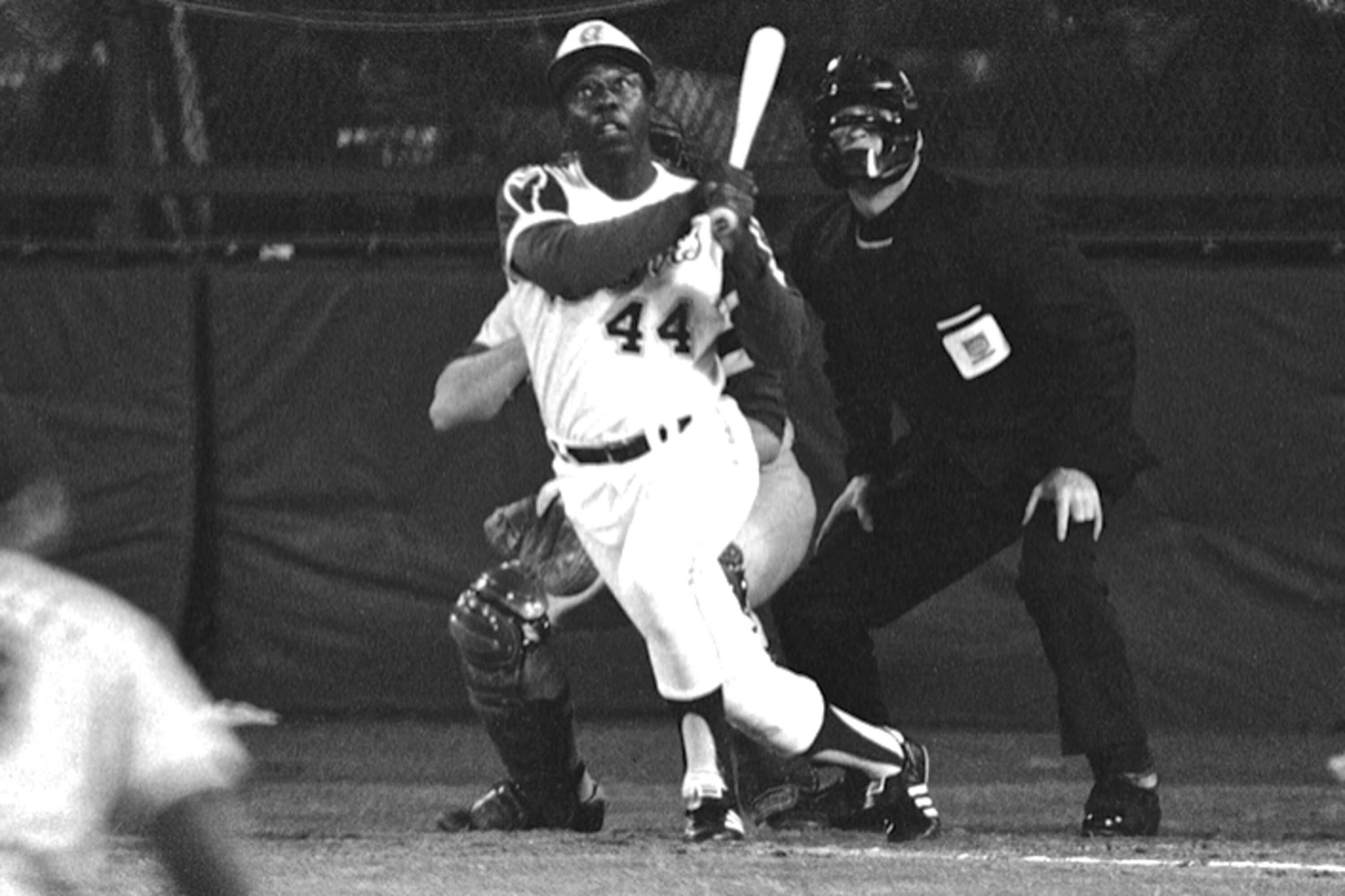 On the Field for No. 715: Craig Sager's Tale of Hank Aaron's Record ...