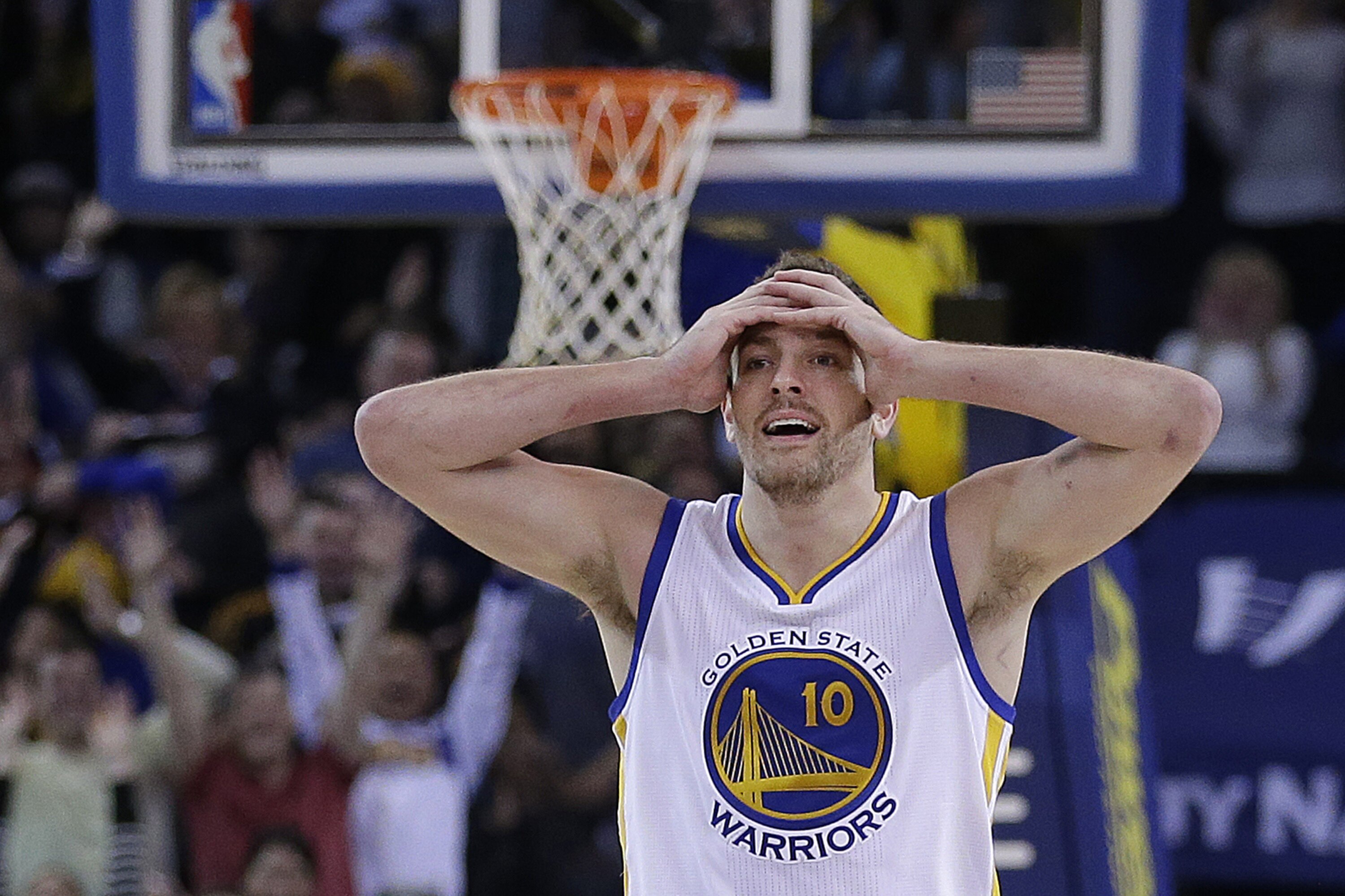 David Lee Injury: Updates on Warriors Forward's Back and Return