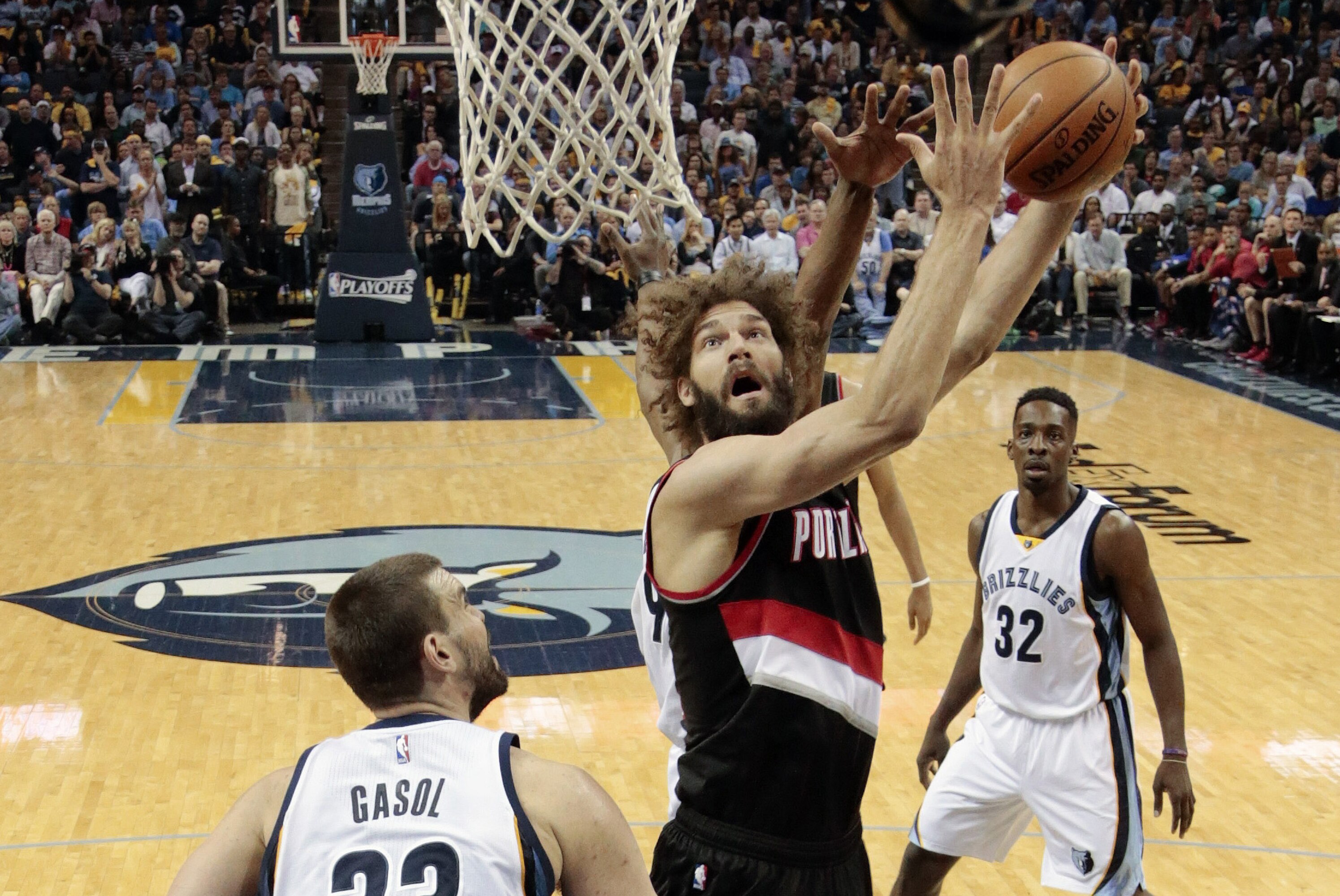 Robin Lopez to Knicks: Latest Contract Details, Comments and Reaction