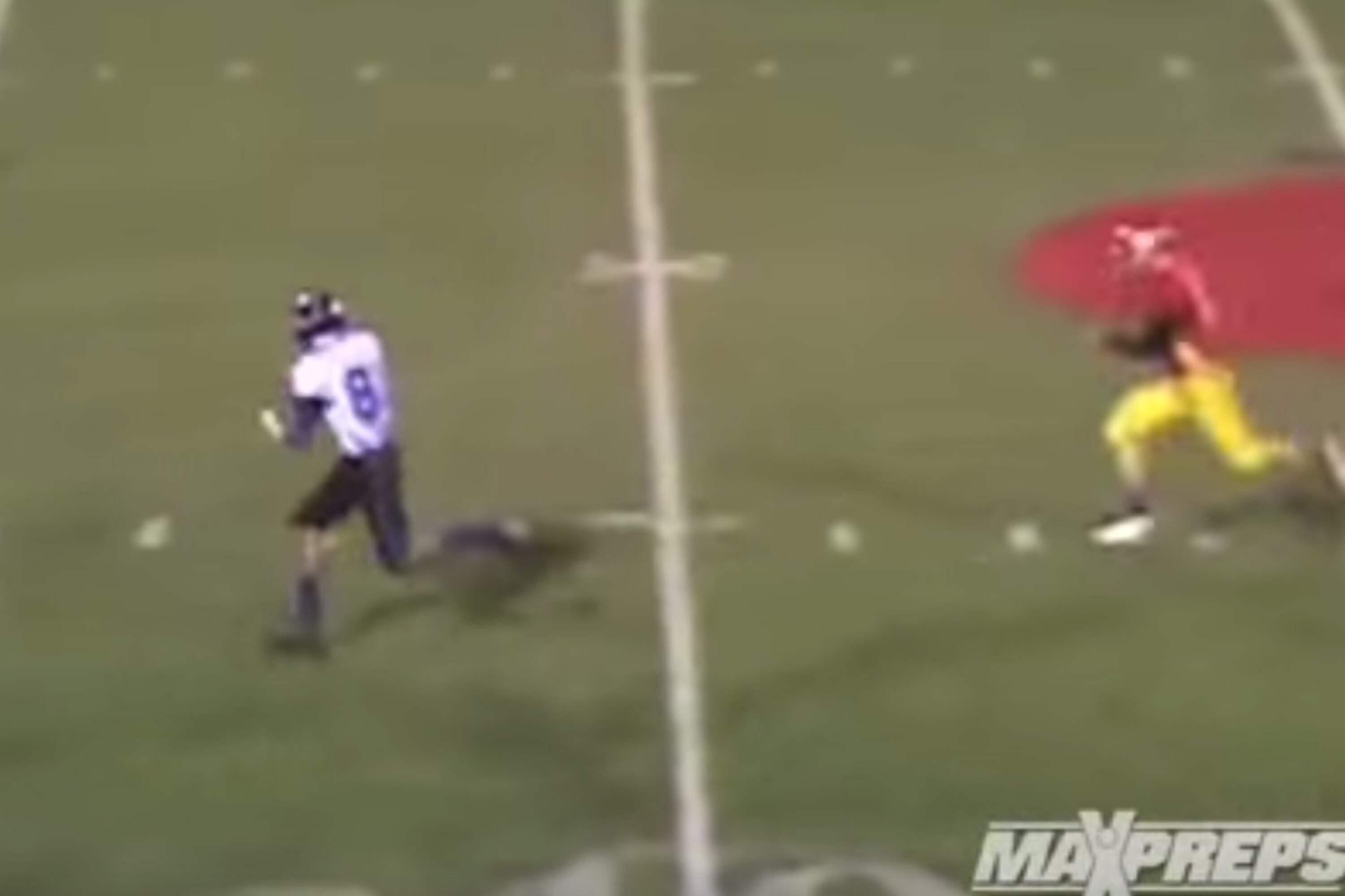 HS Receiver Born with 1 Hand Breaks School Record for Receiving Yards