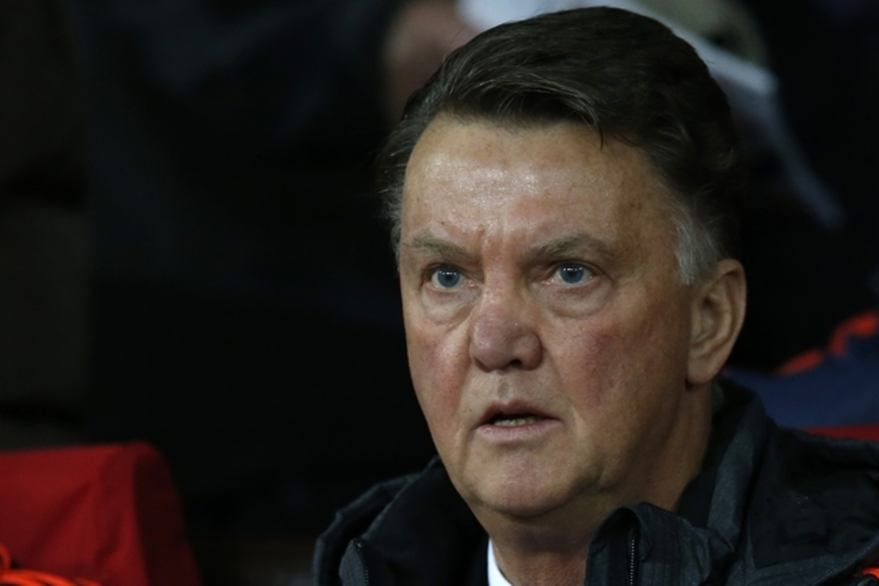 Premier League Preview: Can Louis van Gaal Stop Manchester United Fans ...