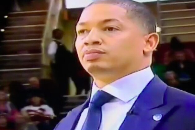 Cleveland Fans Boo Cavaliers During 96-83 Loss to the Bulls