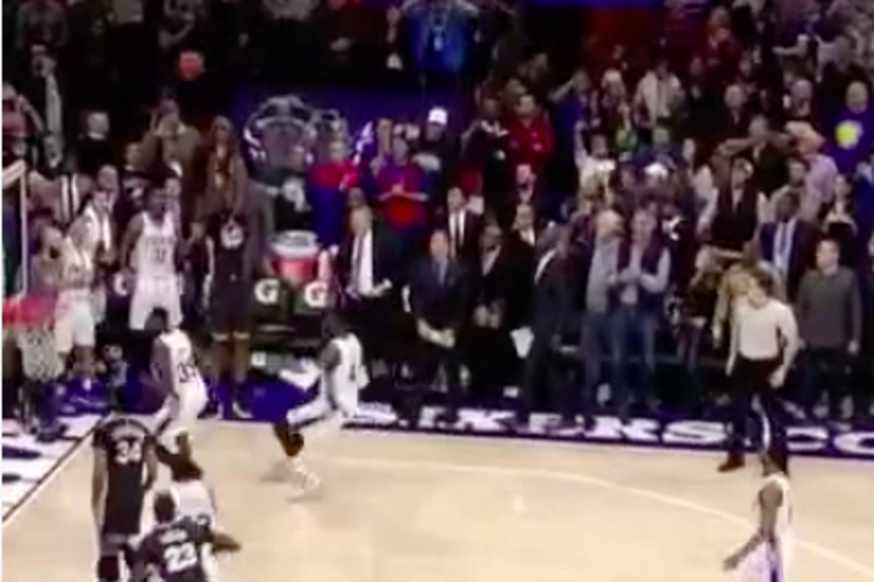 Harrison Barnes Drains Game-Winning 3-Pointer to Hold Off 76ers