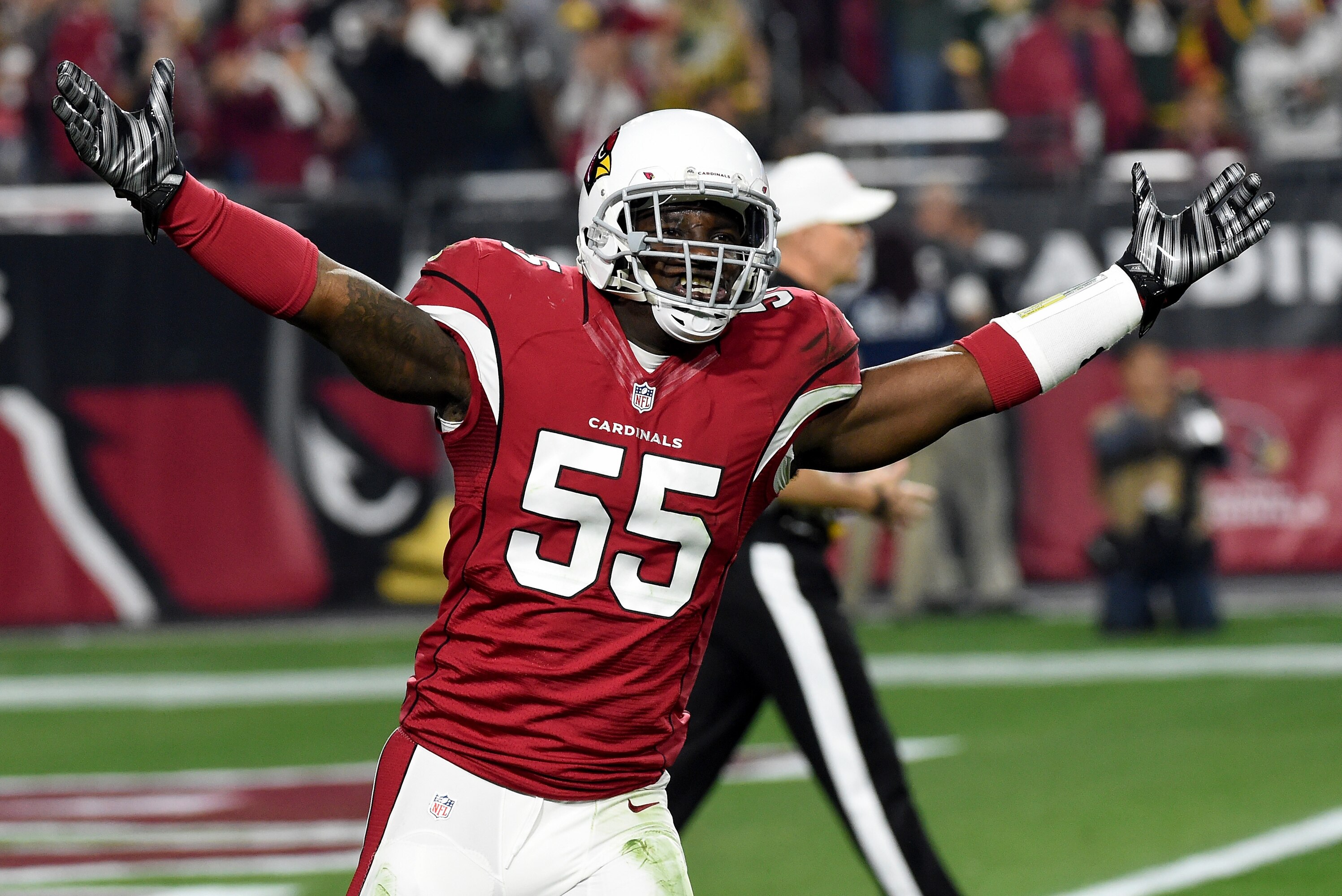 Falcons LB Sean Weatherspoon Stumbles Upon a Game Check During Move