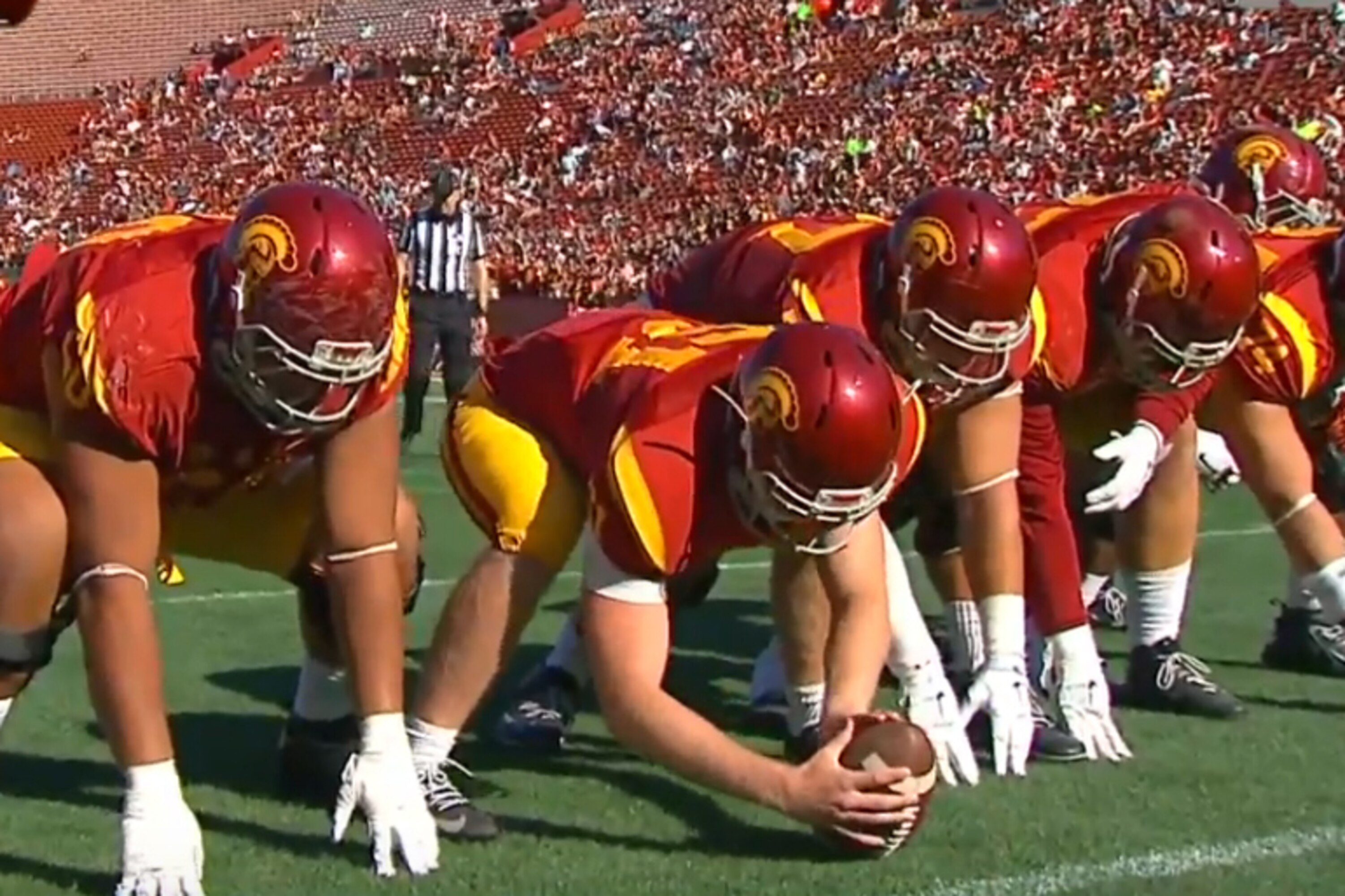 Blind USC Long Snapper Gets Standing Ovation After Perfect Snap at ...