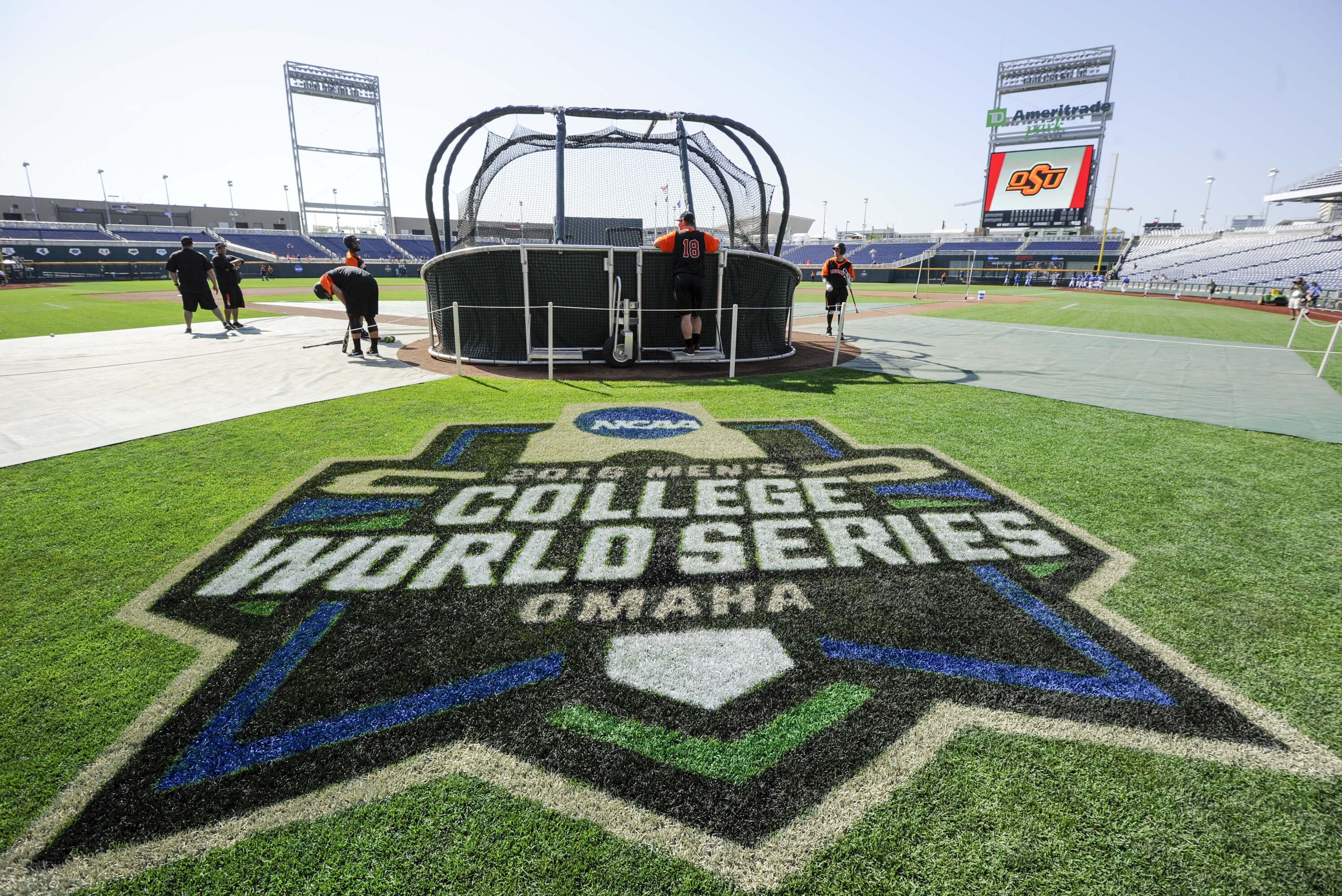 CWS 2016: Predicting Winners and Scores for Saturday's NCAA Baseball ...