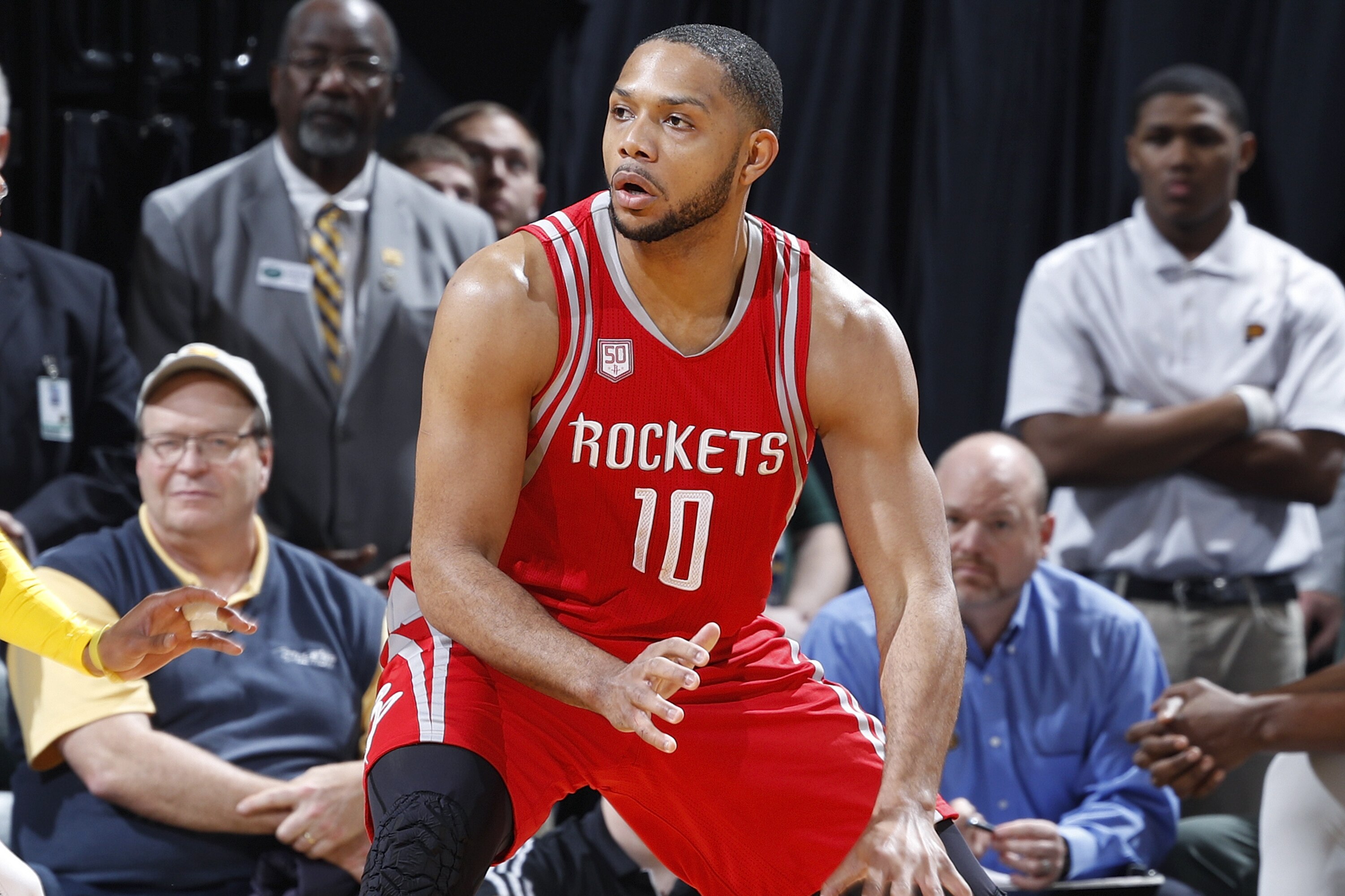 Eric Gordon Suffers Knee Injury vs. Pelicans, Will Undergo MRI