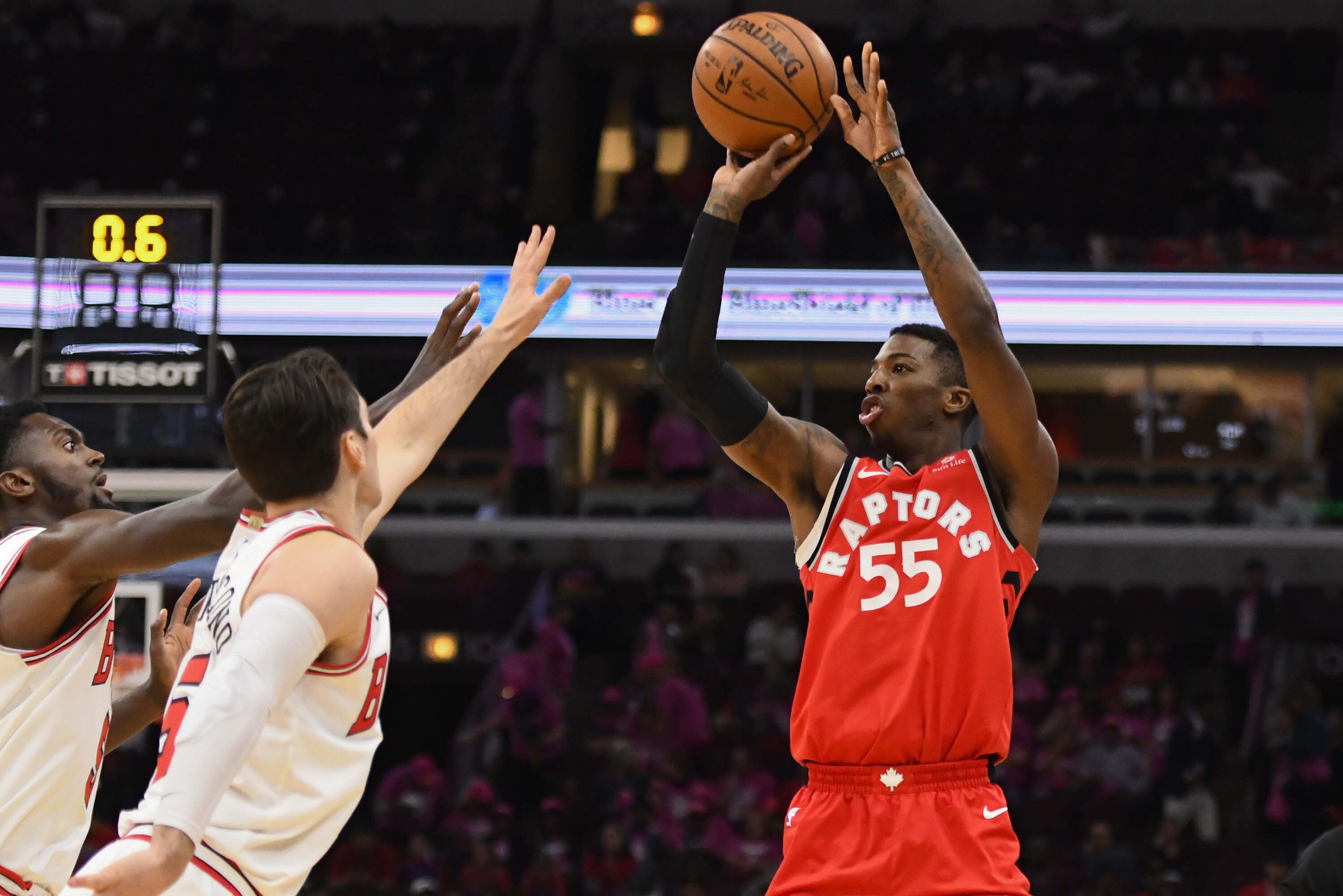 Raptors' Delon Wright Reportedly to Miss 1 Month Due to Shoulder Injury