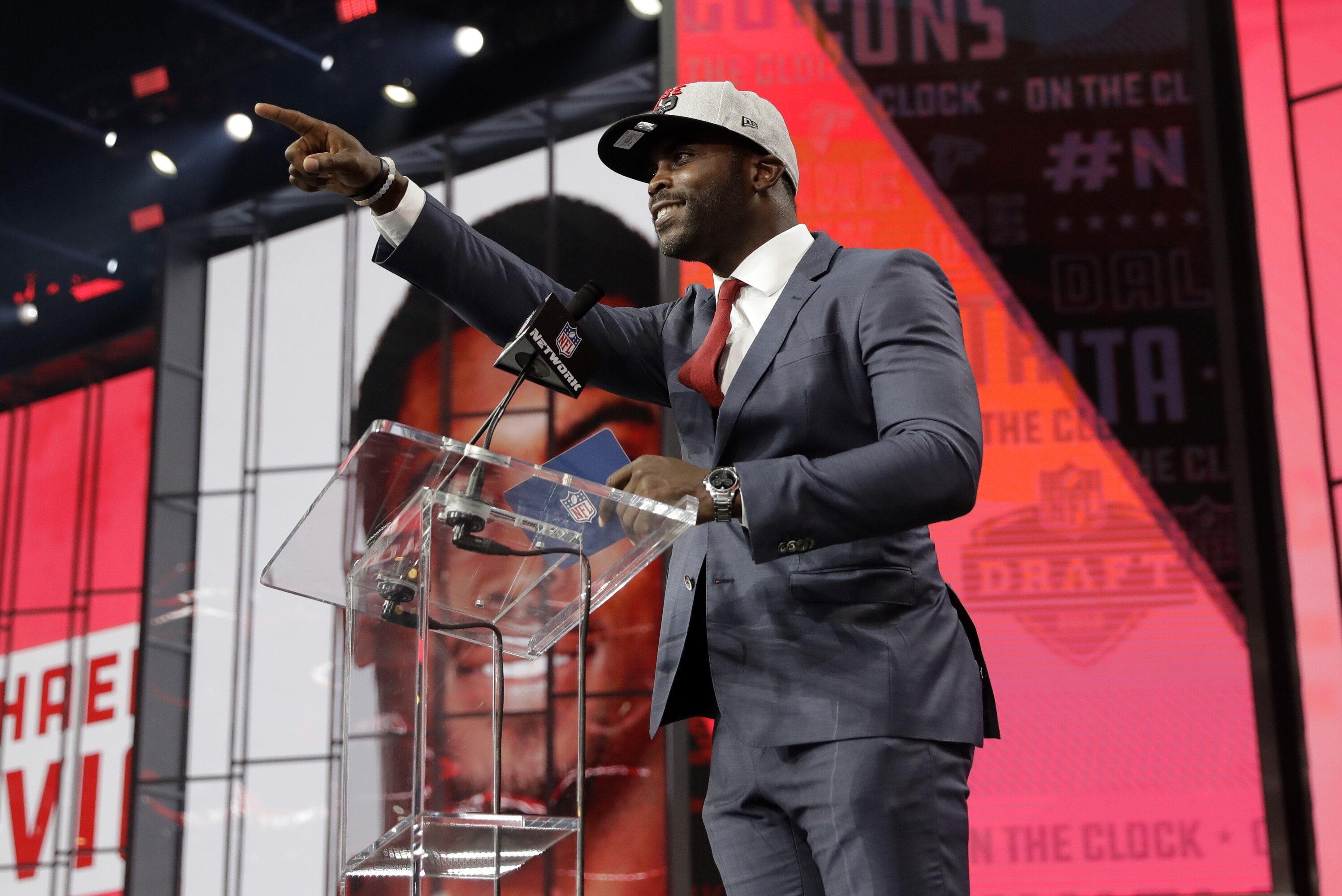 Michael Vick Trolls Cowboys During 2018 NFL Draft: 'I Never Lost to Dallas'