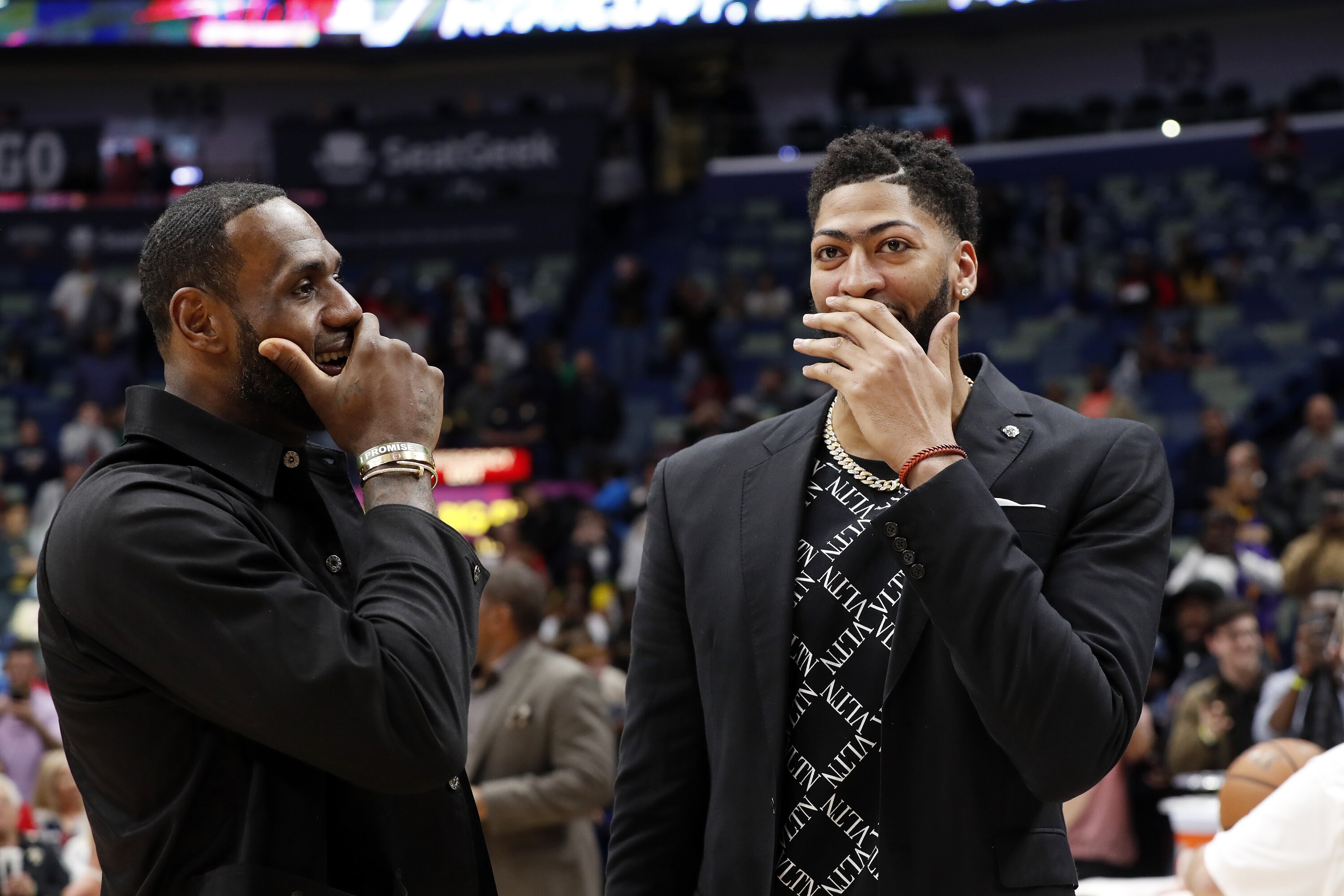 Anthony Davis Appears to Respond to Video of Him Giving Fan Middle Finger