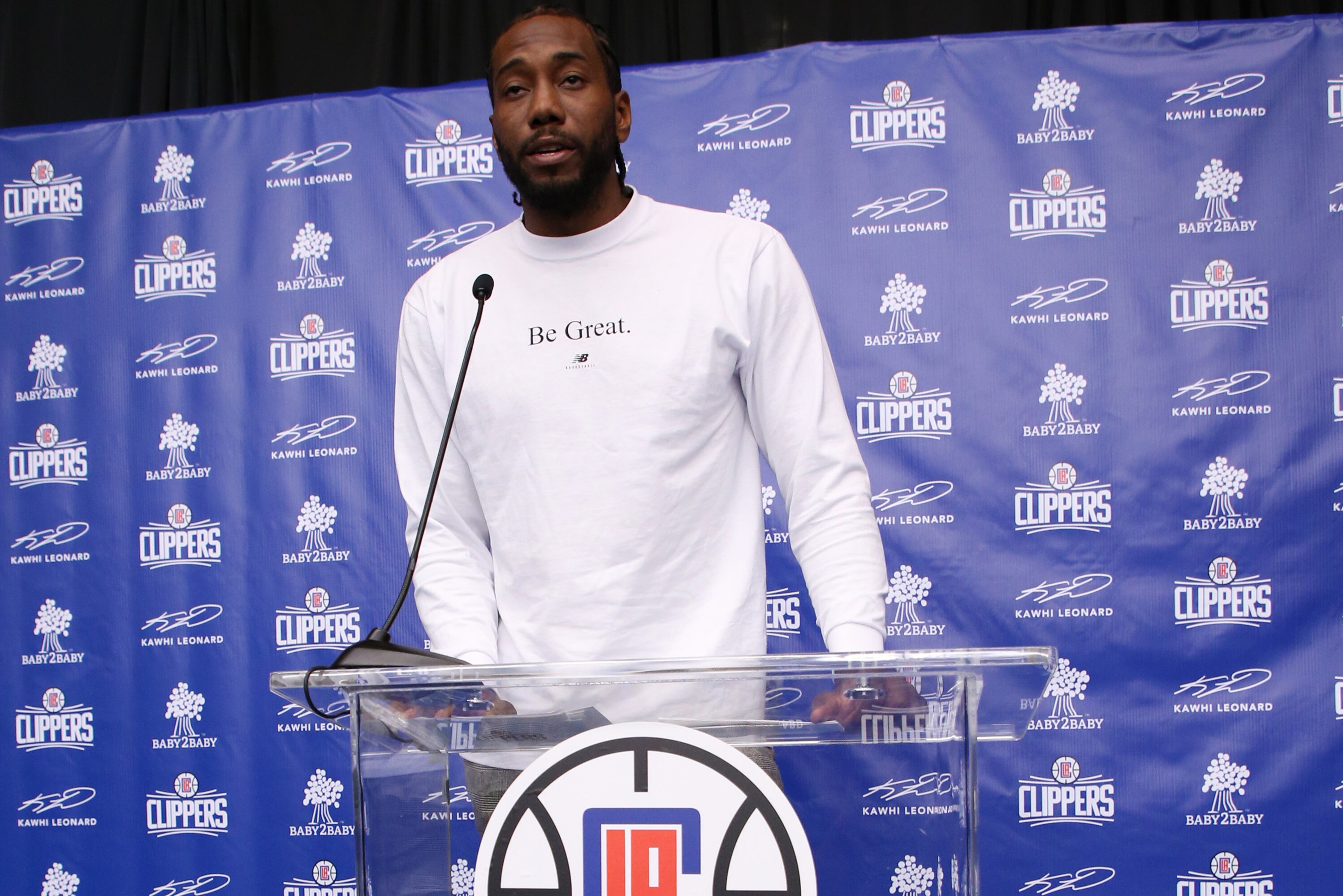Kawhi Leonard, Clippers Donate 1M Backpacks to Southern California Students