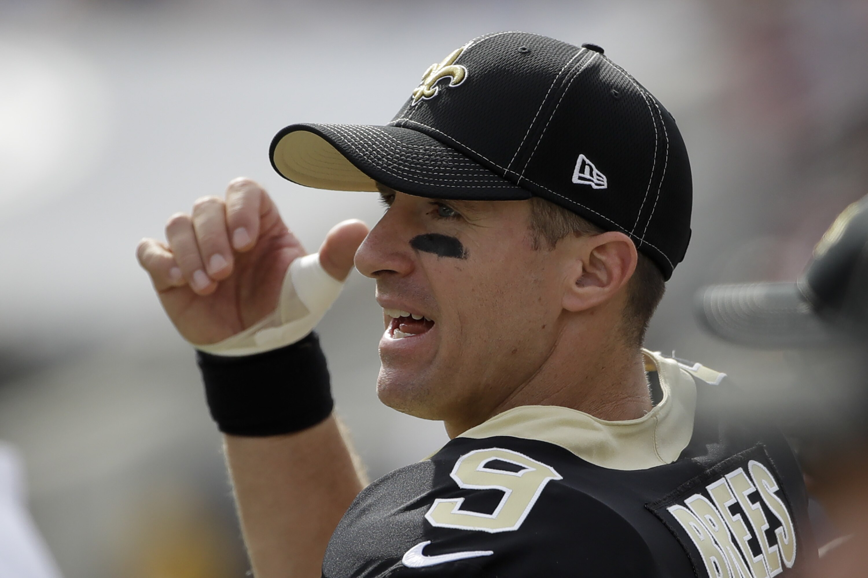 Report: Drew Brees' Thumb Surgery 'Went Perfect'; Still Could Return in ...