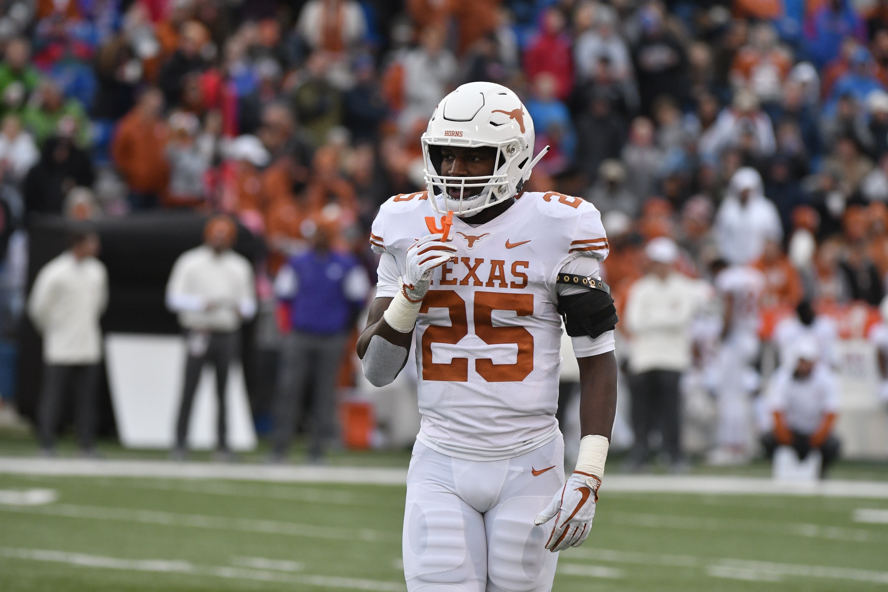 Texas' B.J. Foster: Jalen Hurts Should Slide 'Or It's Not Gonna Be Good ...