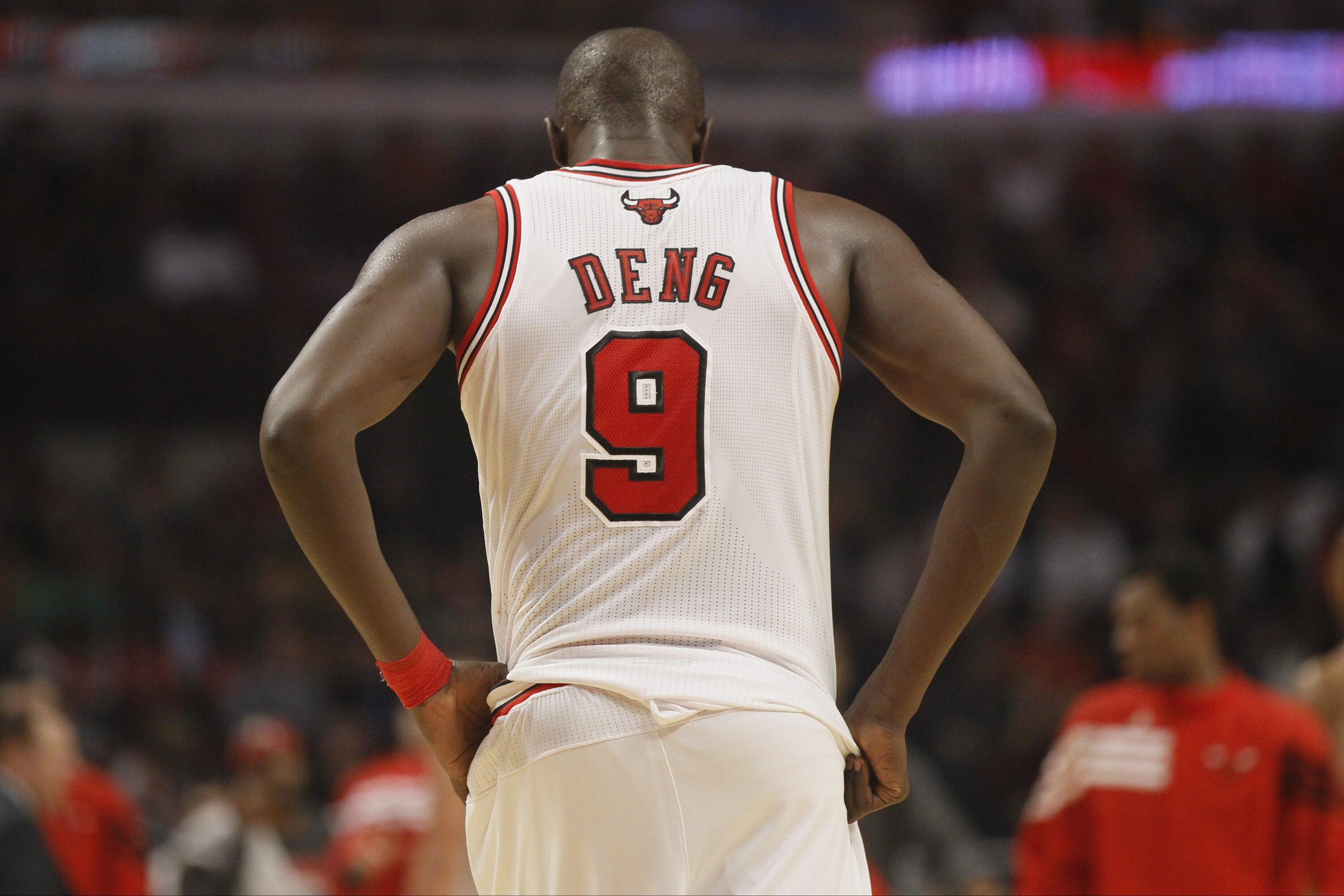 Luol Deng Signs Contract with Bulls, Retires from NBA After 15 Years