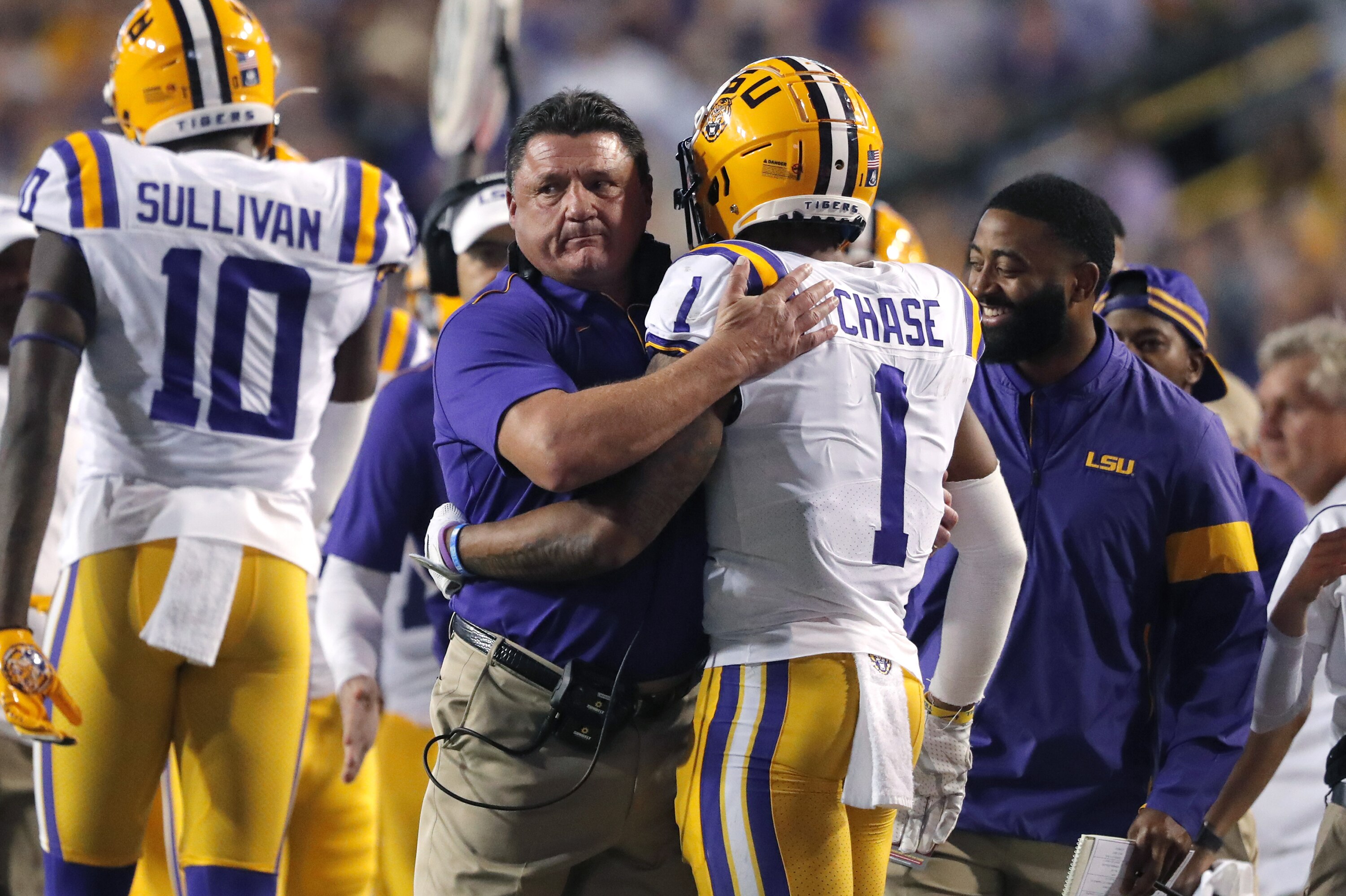 College Football Odds Week 15: Picks for Top 25 Matchups Based on Vegas ...