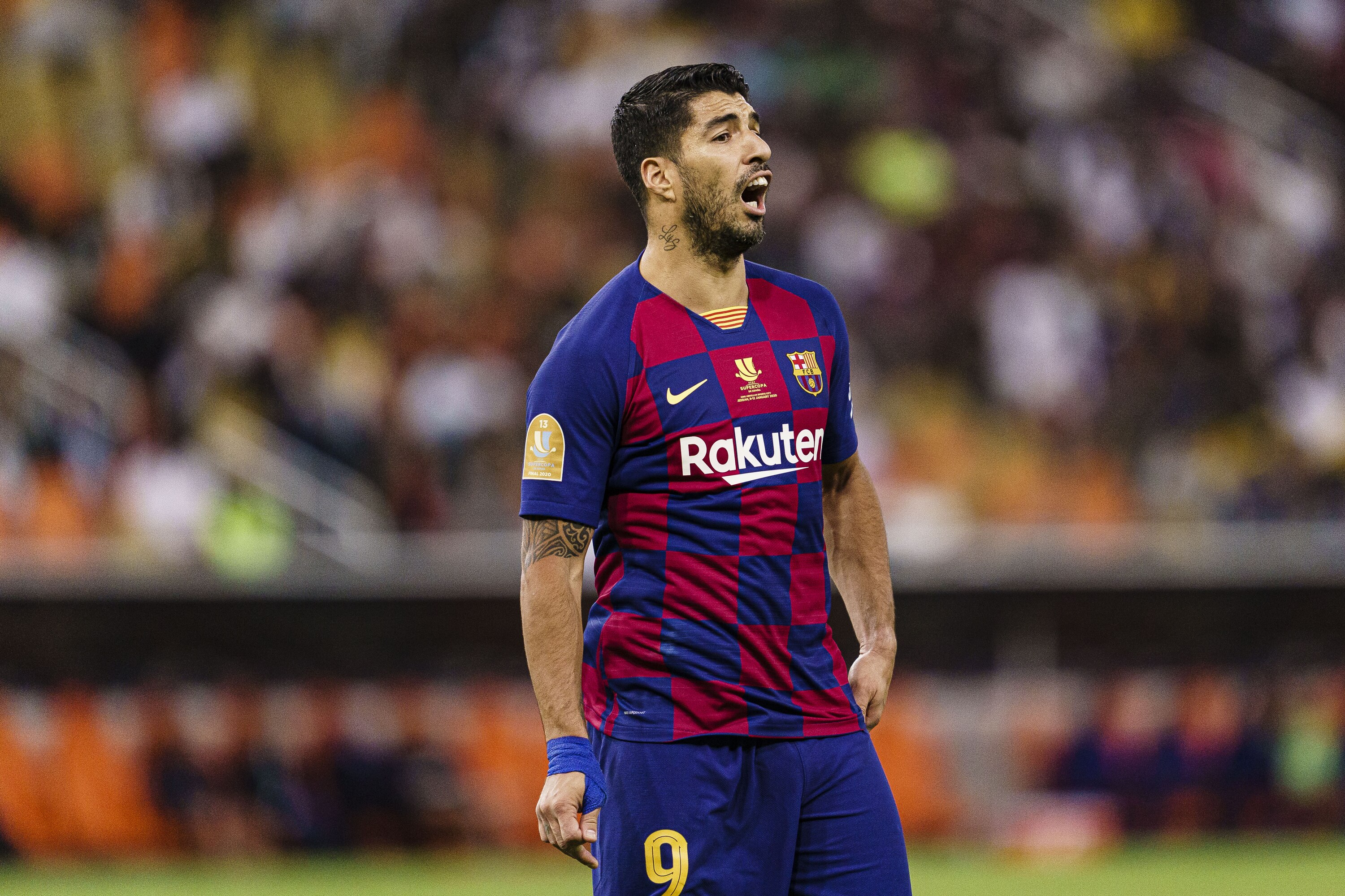 Luis Suarez out 'A Few Weeks' After Surgery on Knee Injury