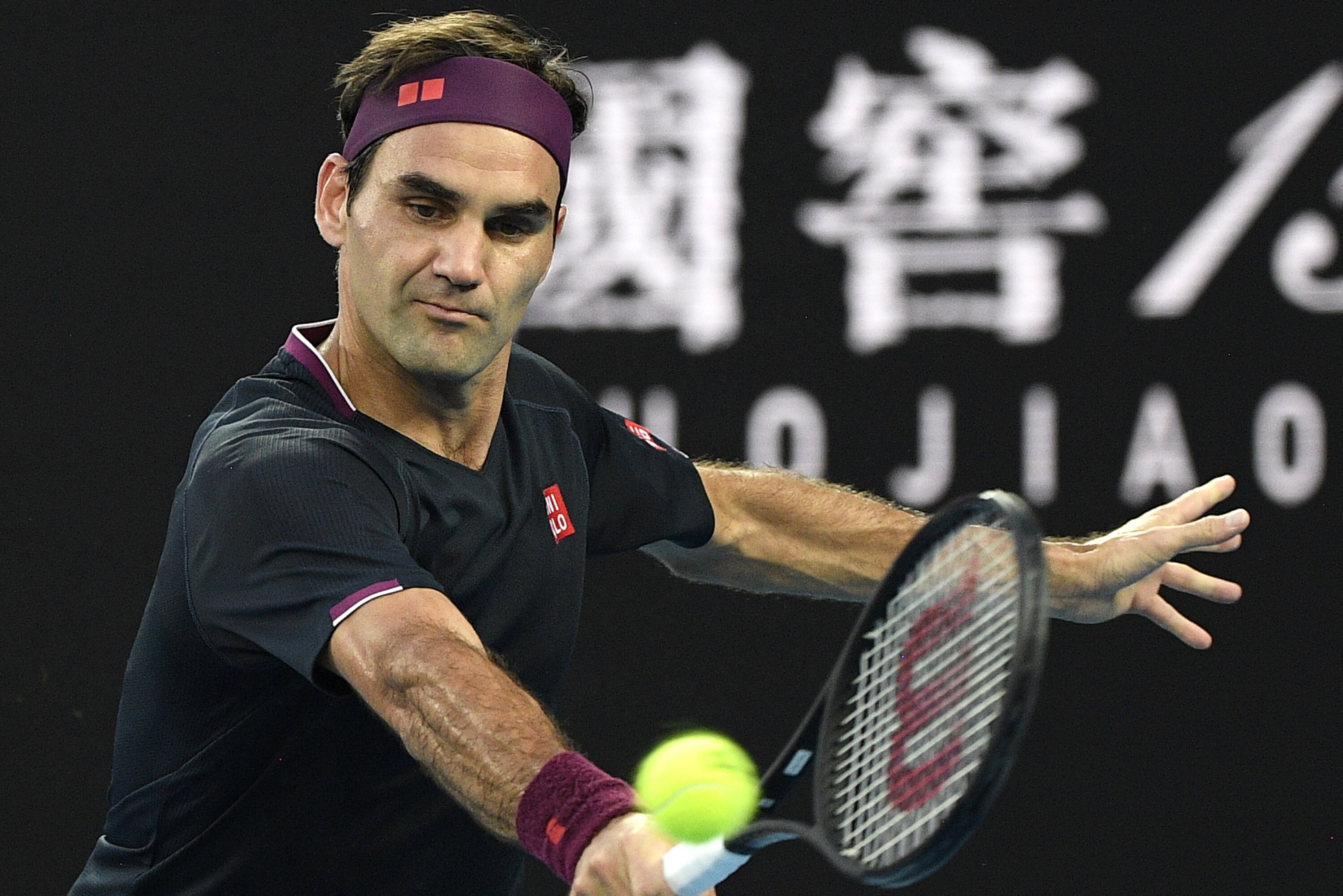 Roger Federer Shows off Trick Shots in Twitter Video amid Knee Injury ...