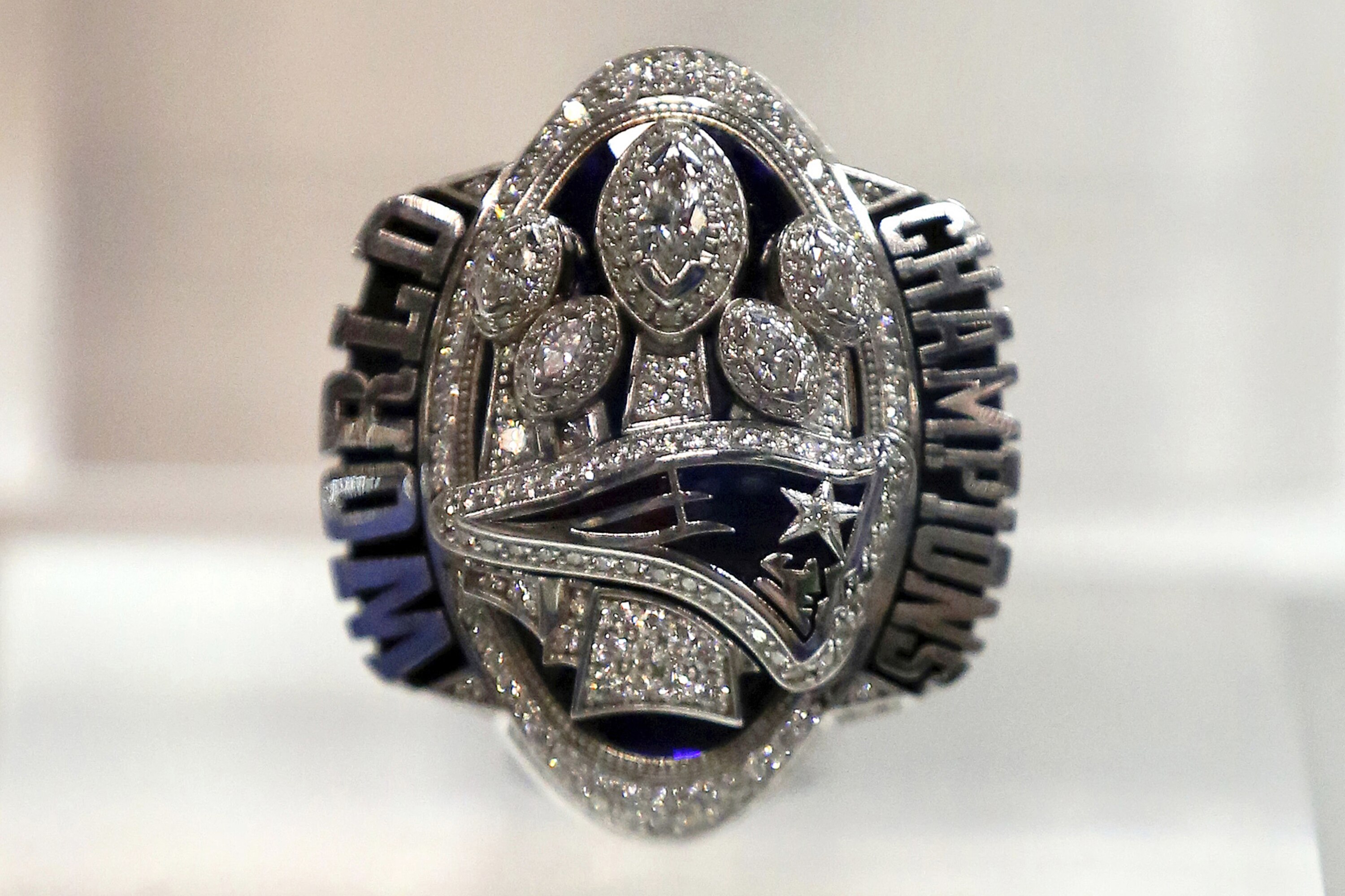 Robert Kraft's Patriots Super Bowl LI Ring Sells for $1 Million at Auction