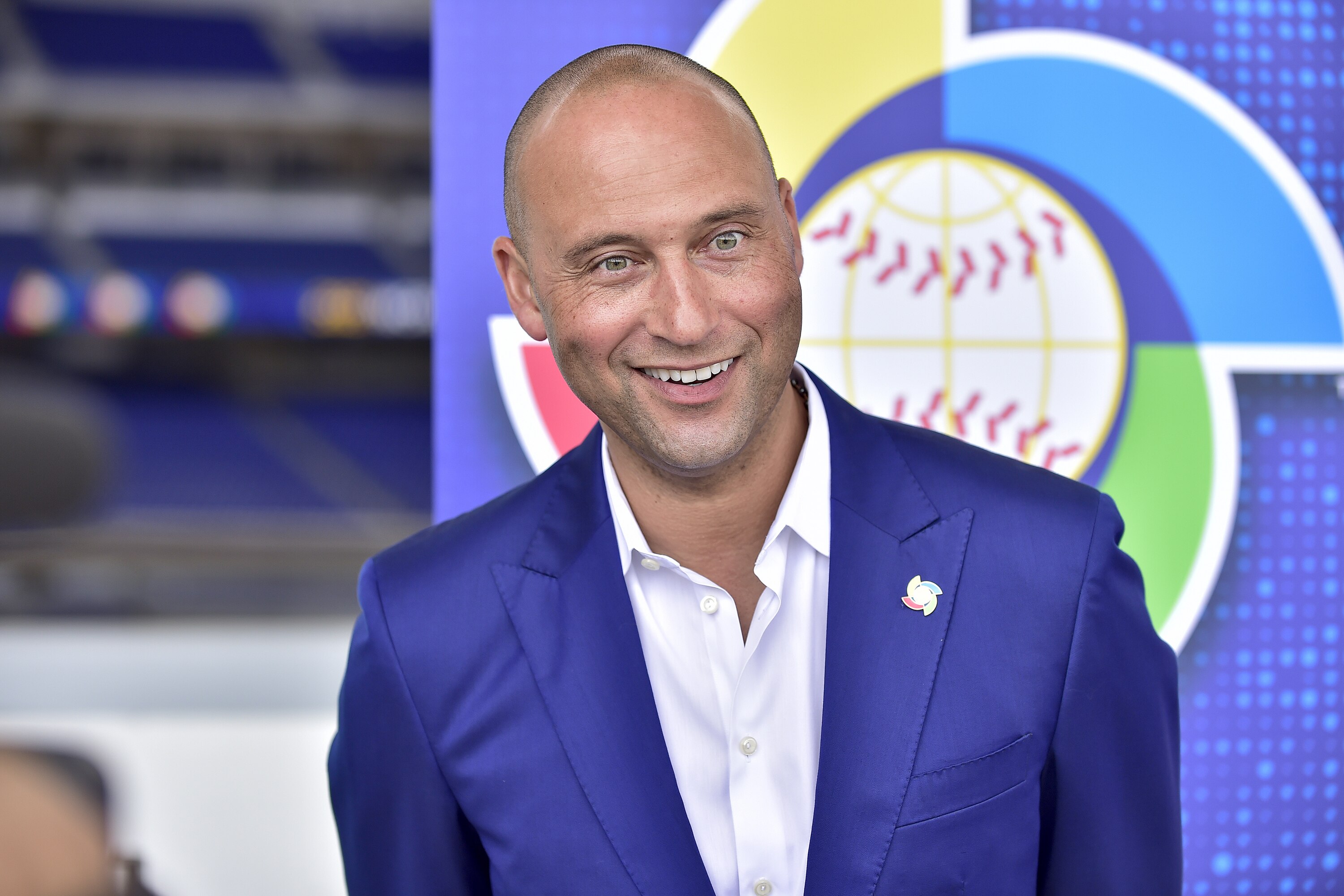 Ball Signed by Derek Jeter's Little League Team Sells at Auction for ...