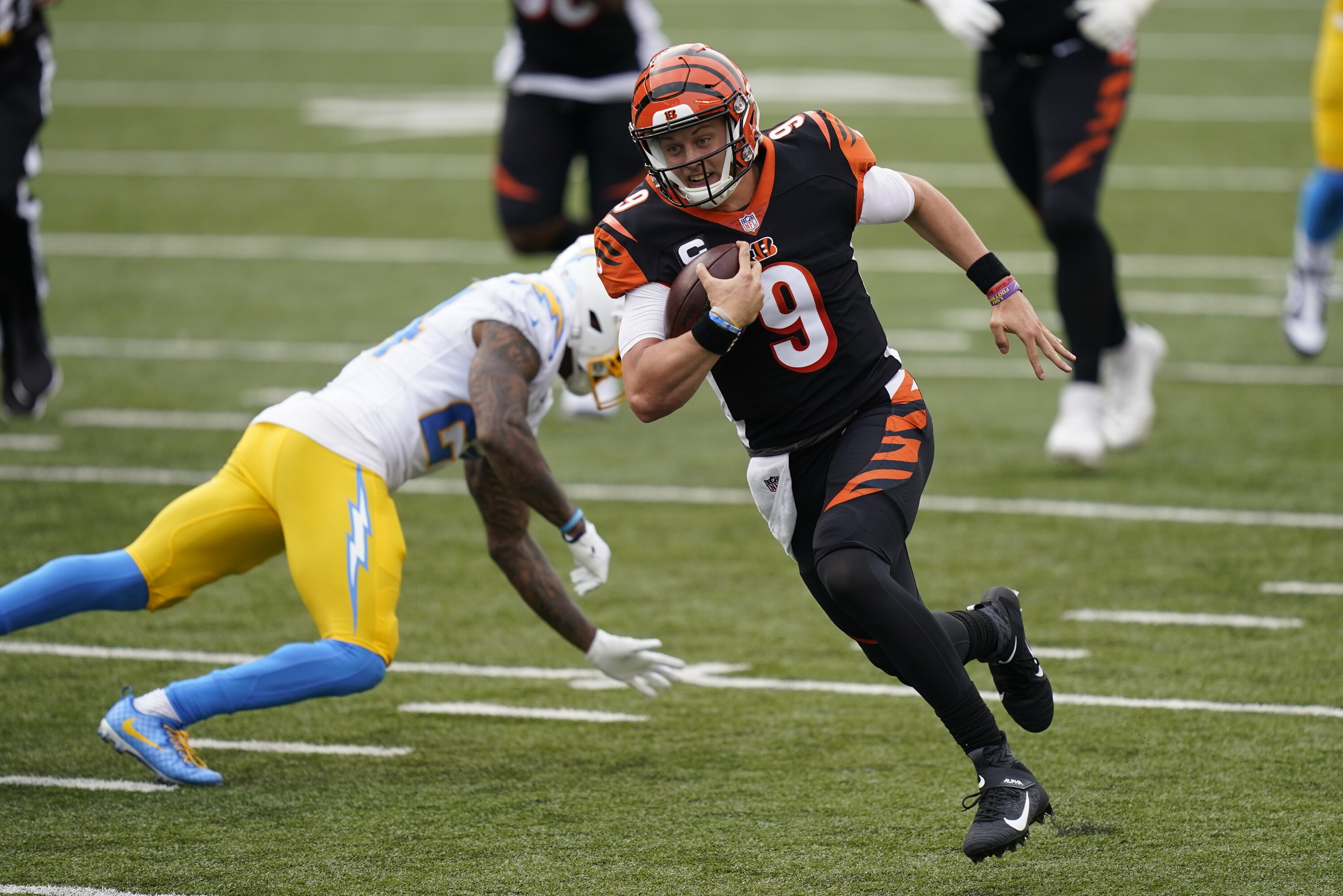Joe Burrow Loses Bengals Debut vs. Chargers After Randy Bullock Misses ...