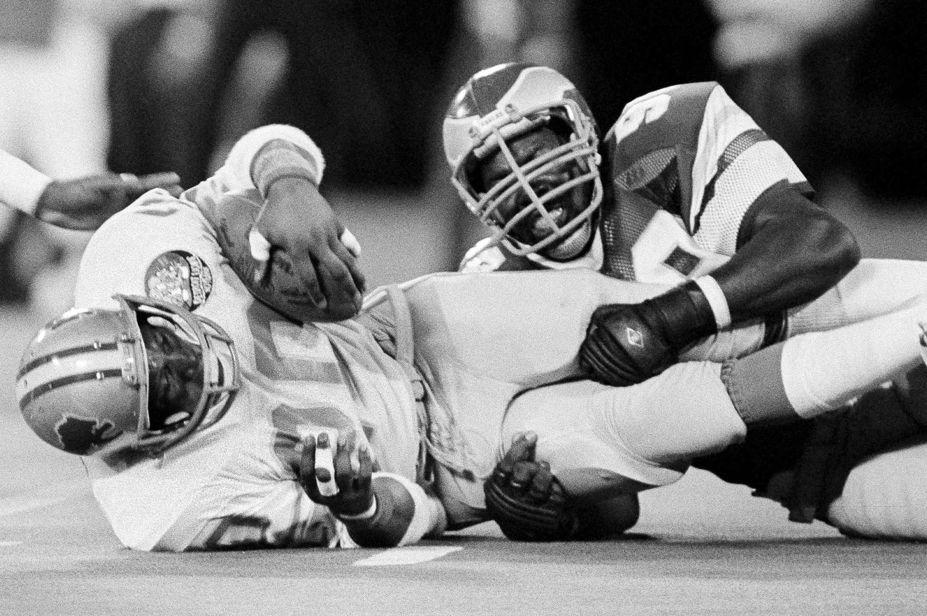 Former Eagles DE Greg Brown Dies at Age 63