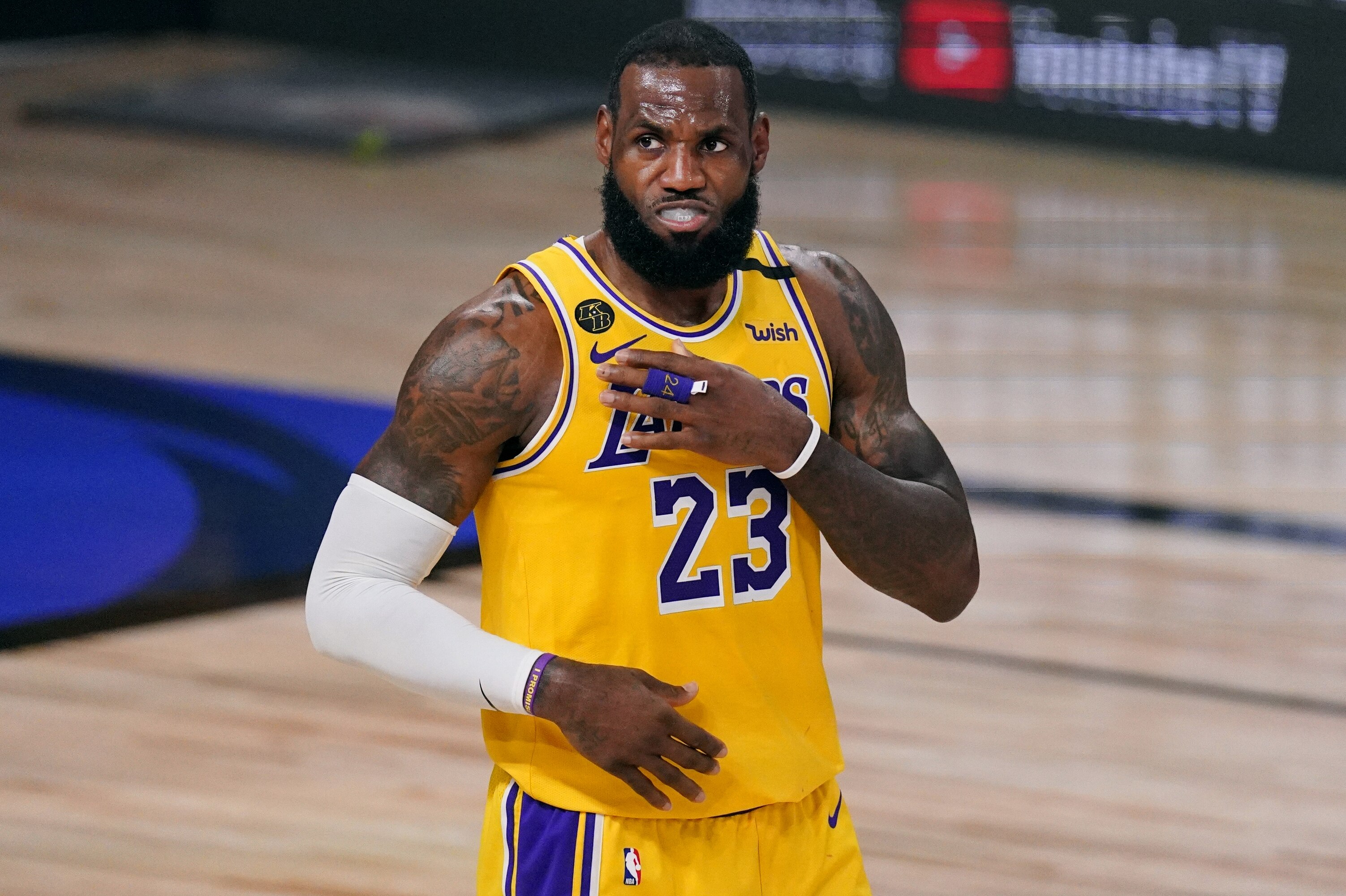 LeBron James Congratulates Dodgers on World Series Berth with Joe Kelly ...