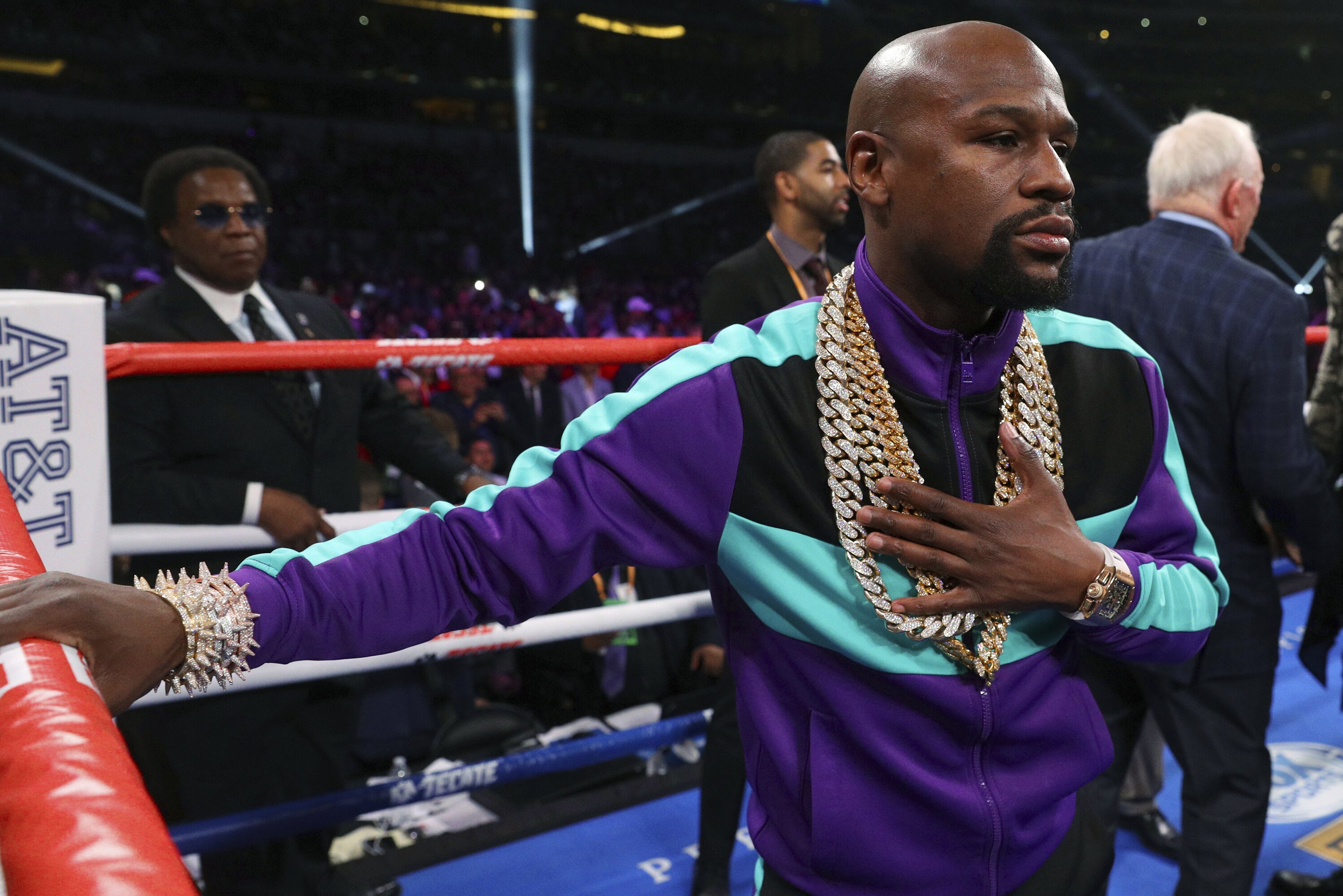 Floyd Mayweather Criticizes Boxing for Having Too Many Championship Belts
