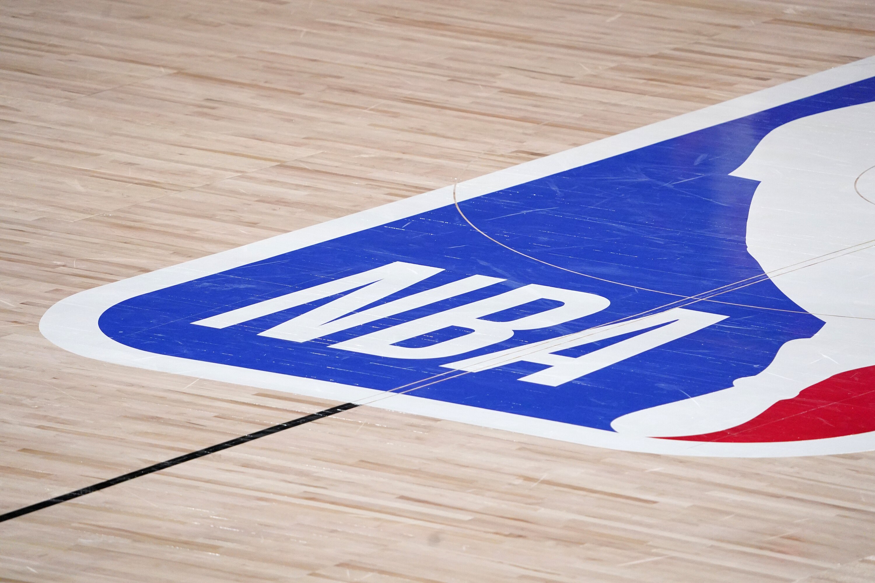 NBA Reportedly Issues New In-Game Mask Mandate for Players, Coaches, Staff
