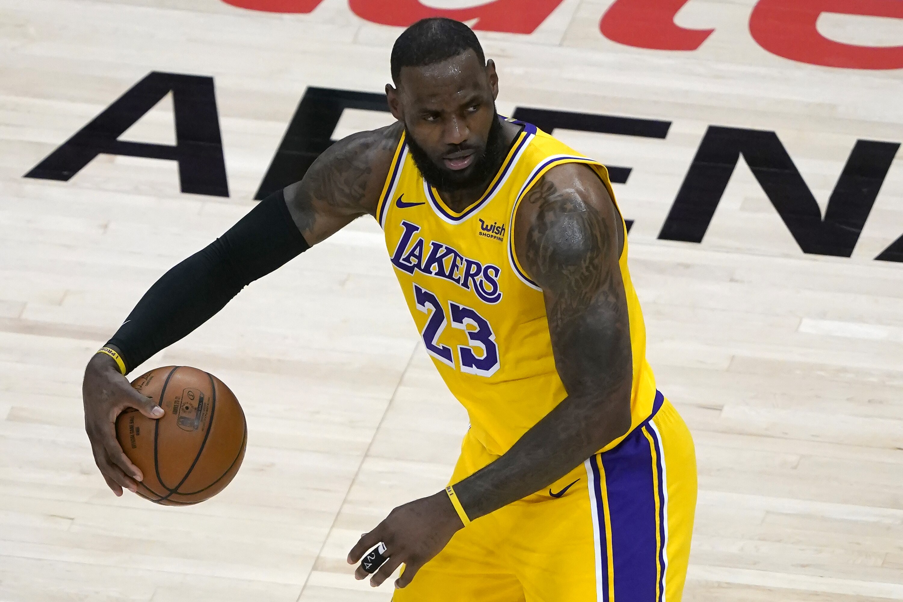 Michael Malone: 'Mind-Blowing' That LeBron James May Be Peaking in Year 18