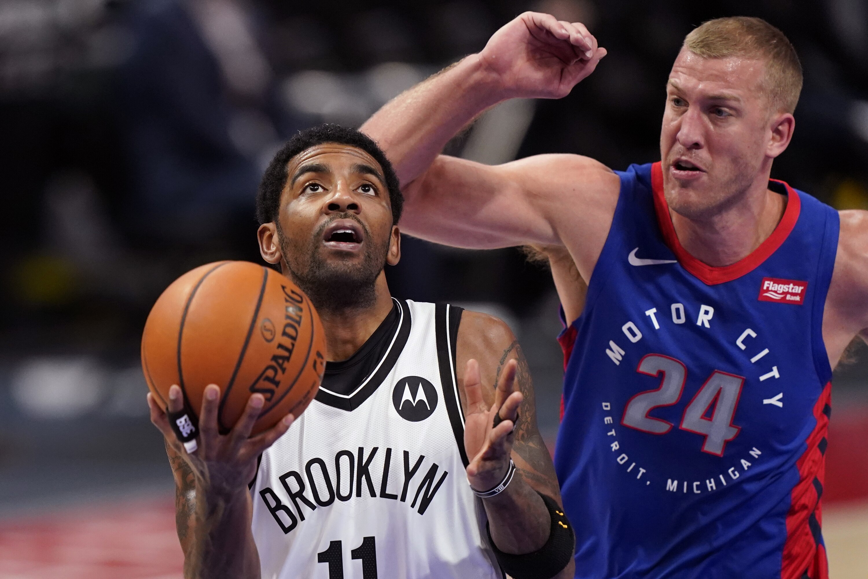 Nets' Kyrie Irving Says Playing Through Finger Injury 'Sucks' After ...
