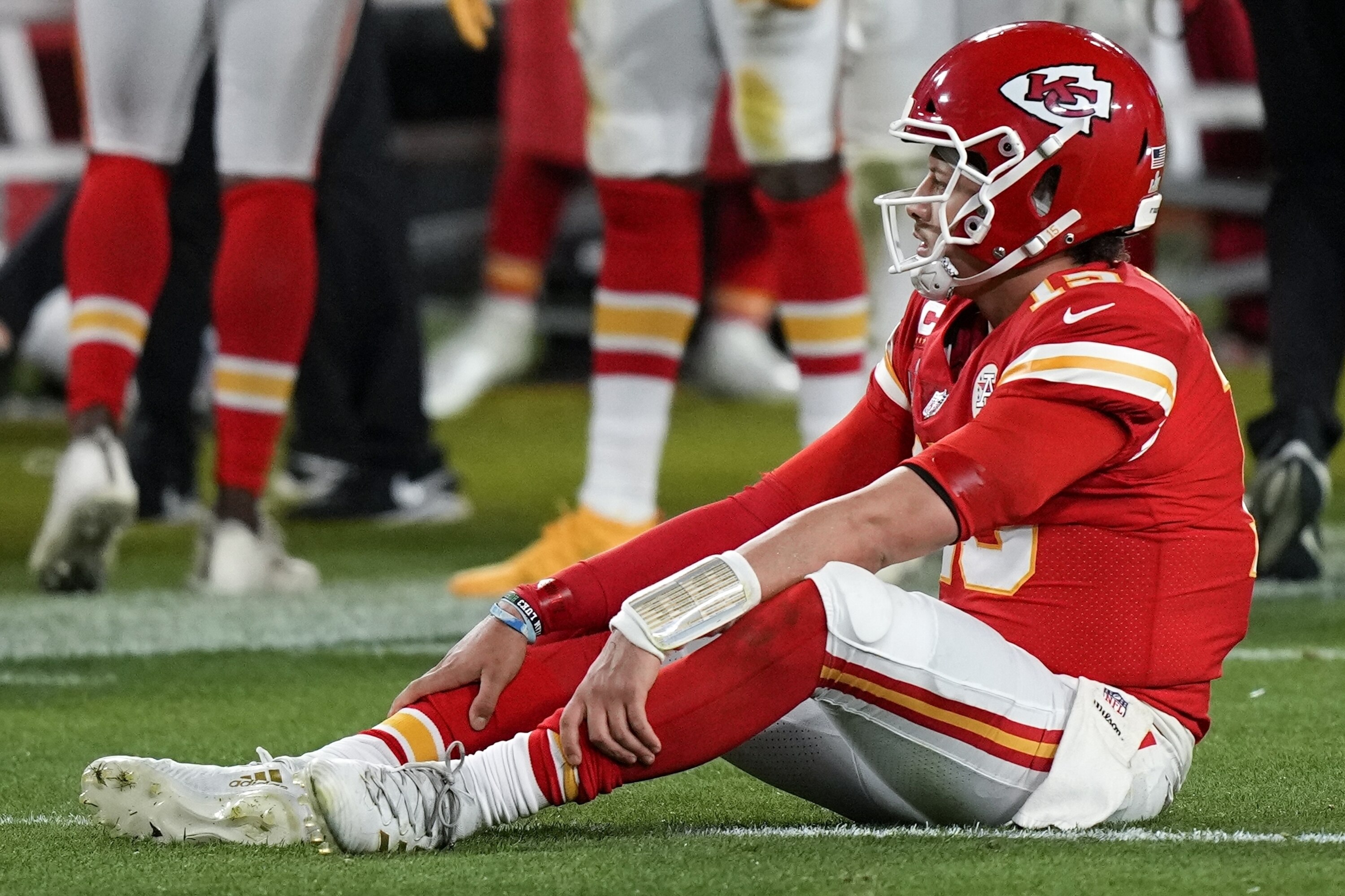 Chiefs' Patrick Mahomes Passed Concussion Protocol After Scary Hit vs ...