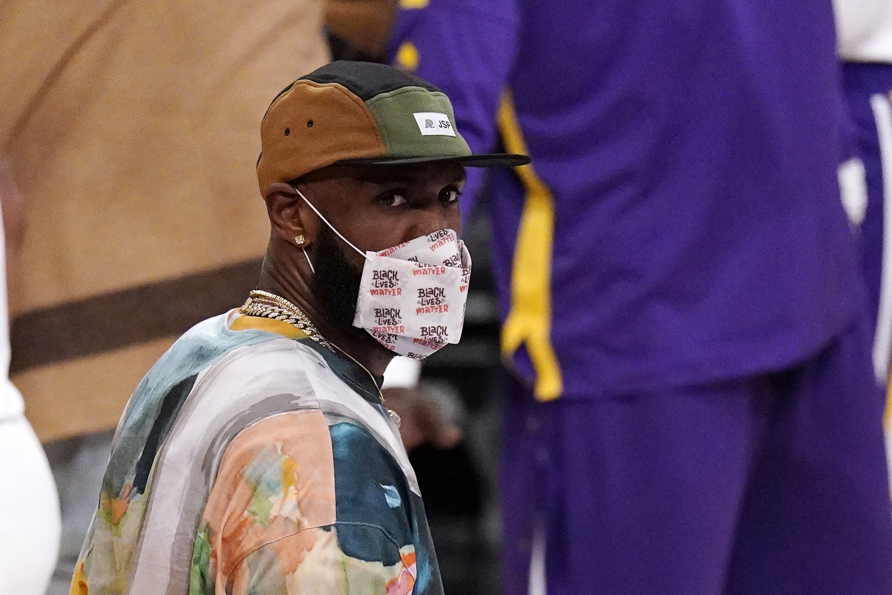 Lakers' LeBron James Tweets 'Accountability' After Derek Chauvin Guilty ...