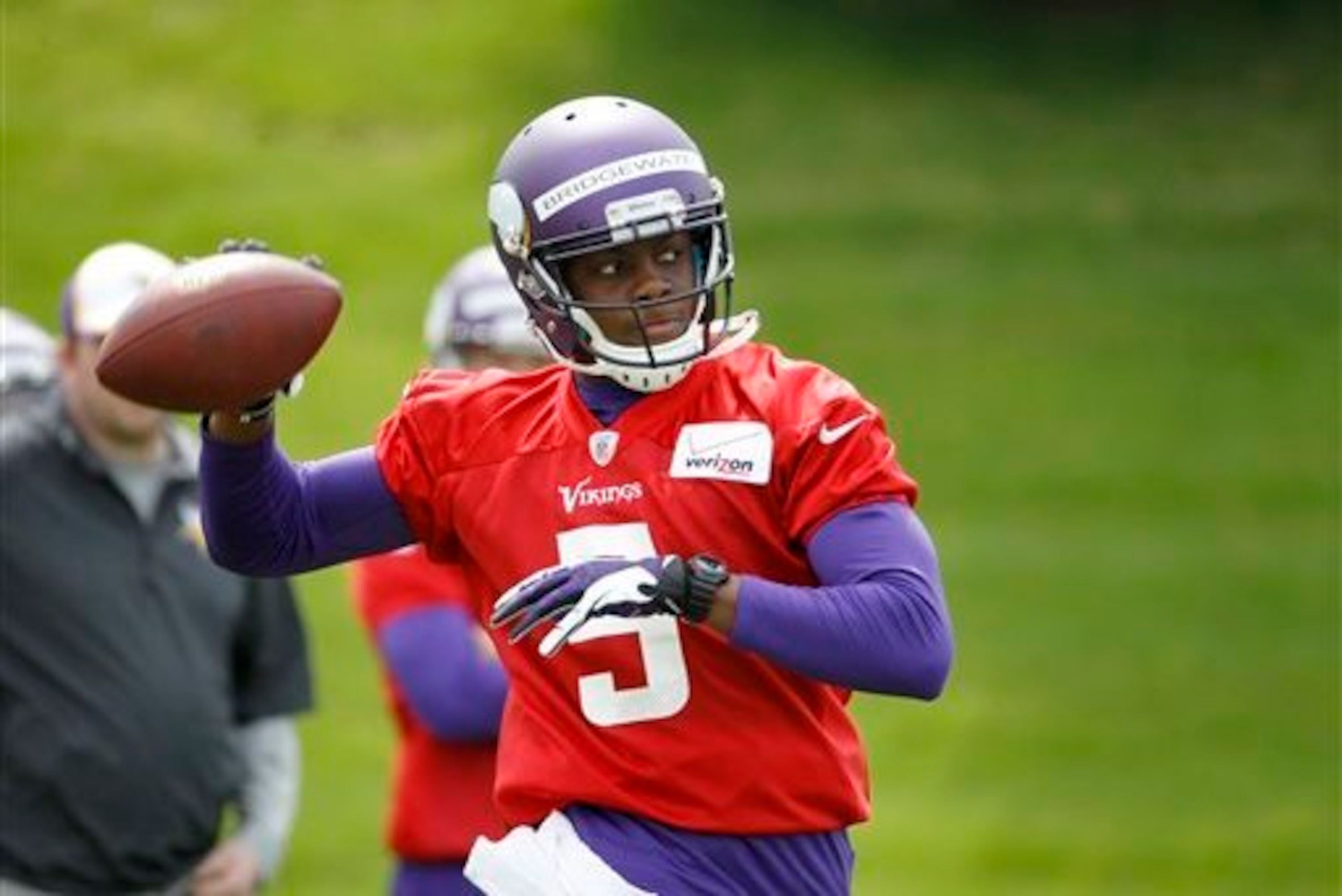 Buying or Selling Each 1st-Round Rookie as a Day 1 Starter